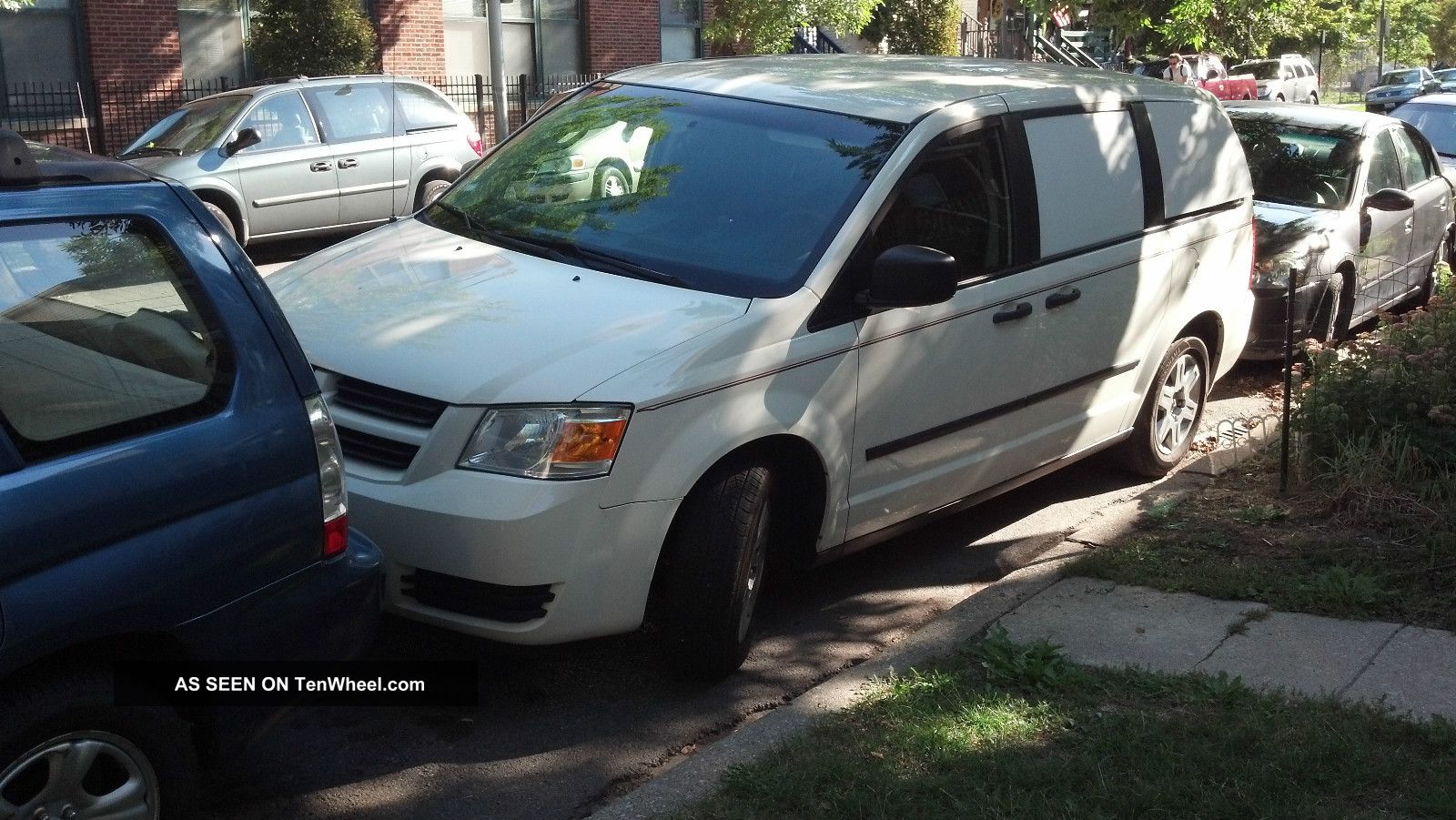 2008 Dodge Grand Caravan C / V Mini Cargo Van 4 - Door 3. 3l