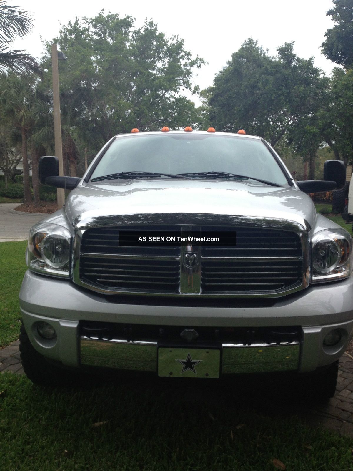 2009 Dodge Ram 3500 Mega Cab Dually 4x4 Lifted And Only 28kmi