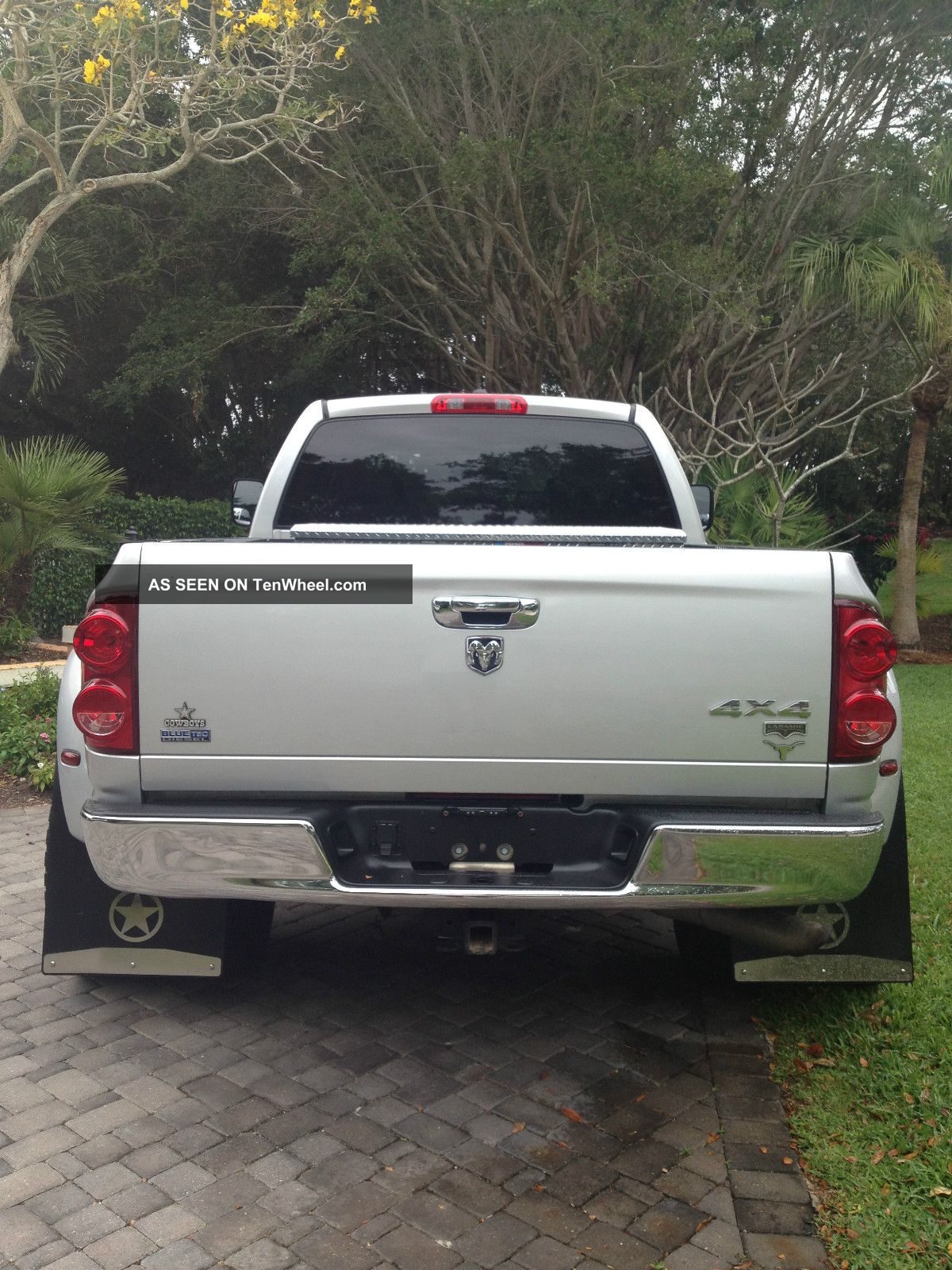 2009 Dodge Ram 3500 Mega Cab Dually 4x4 Lifted And Only 28kmi