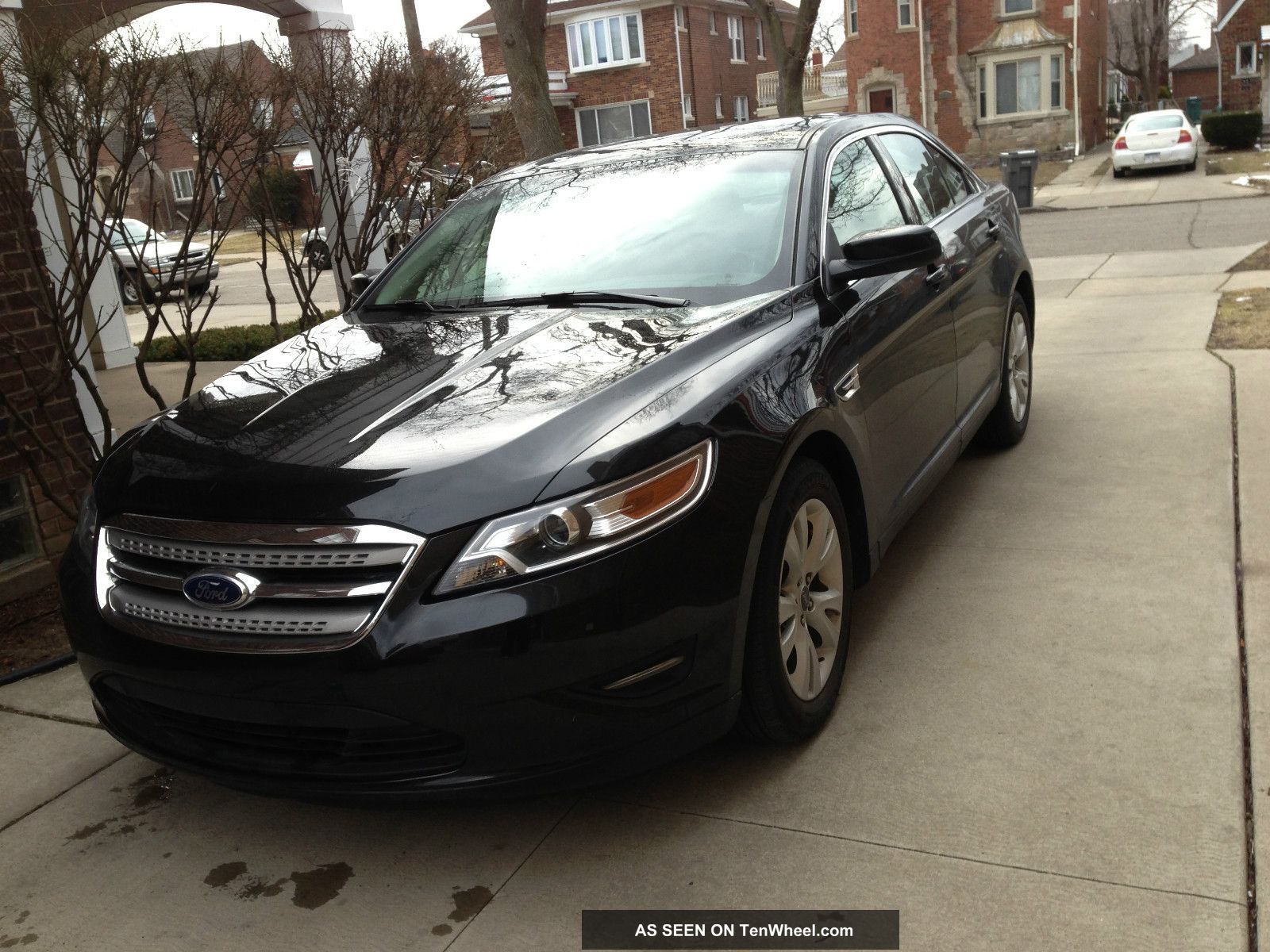 2011 Ford Taurus Sel Sedan 4 - Door 3. 5l