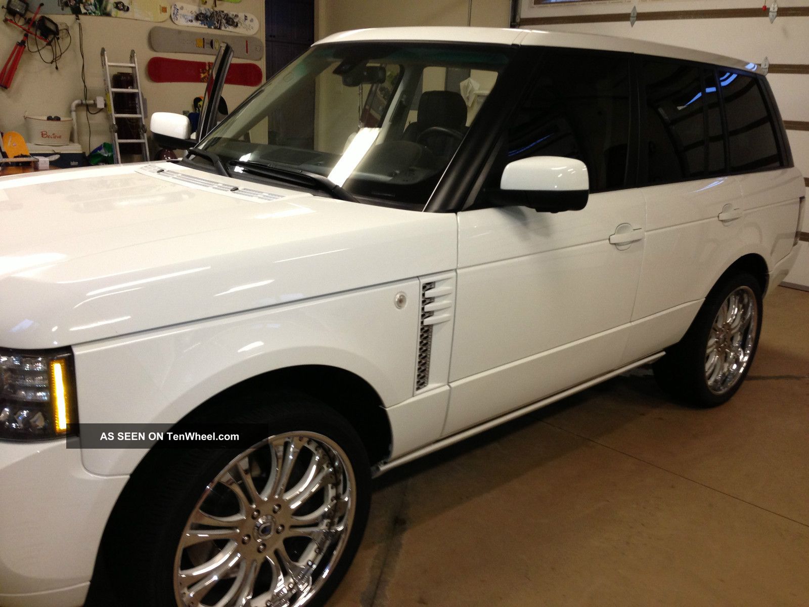 2011 Land Rover Range Rover Supercharged Sport Utility 4 - Door 5. 0l