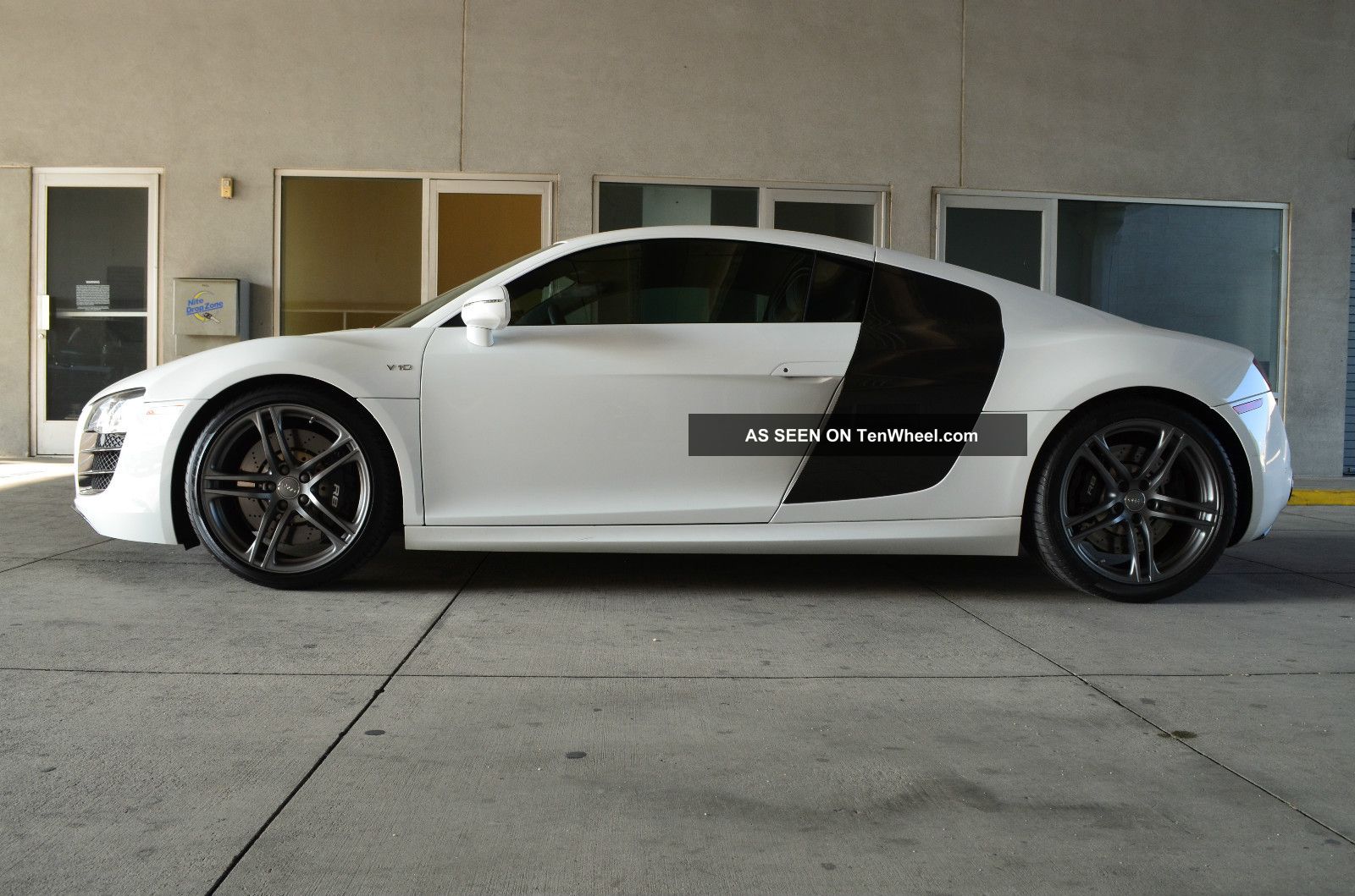Audi R8 2012 12 5. 2 Lamborghini V10 White