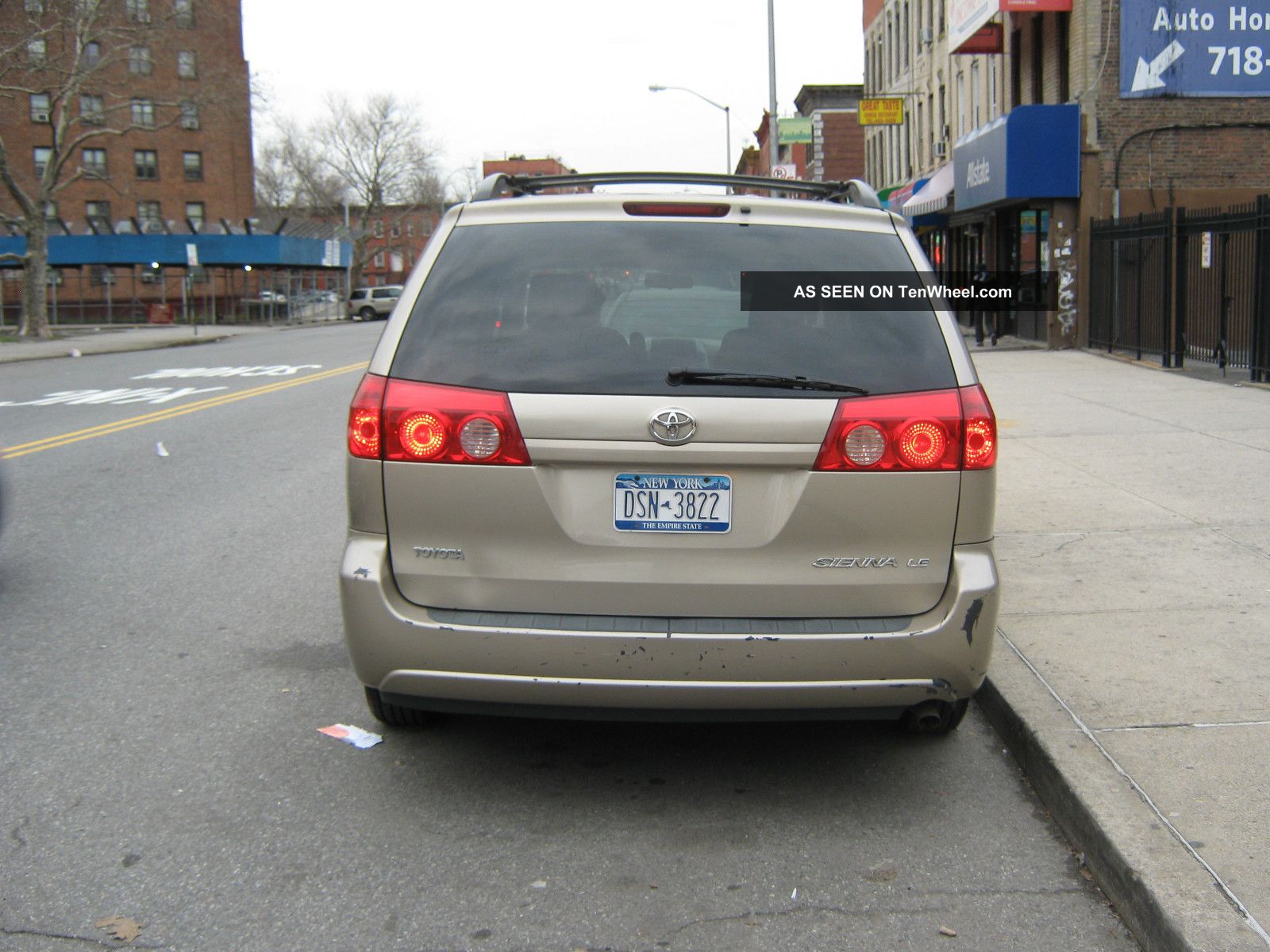2006 Toyota Sienna Le Mini Passenger Van 5 - Door 3. 3l