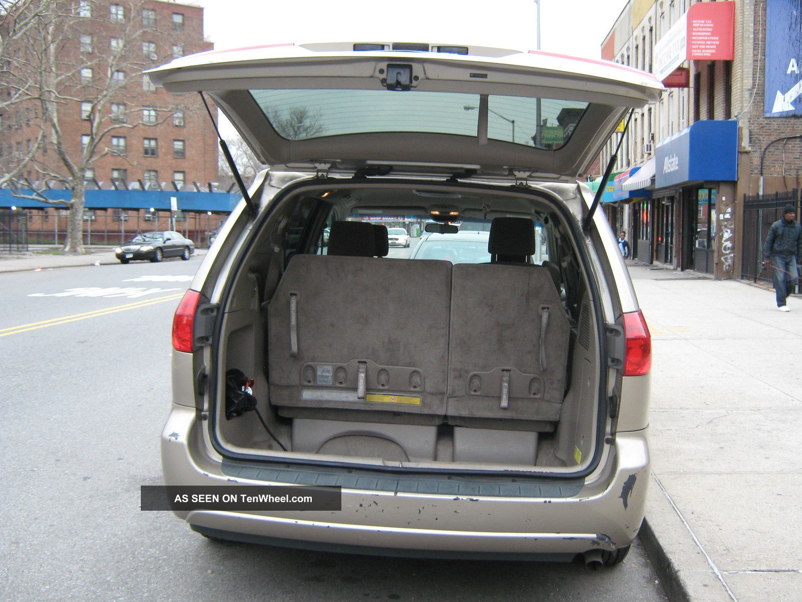 2006 Toyota Sienna Le Mini Passenger Van 5 - Door 3. 3l