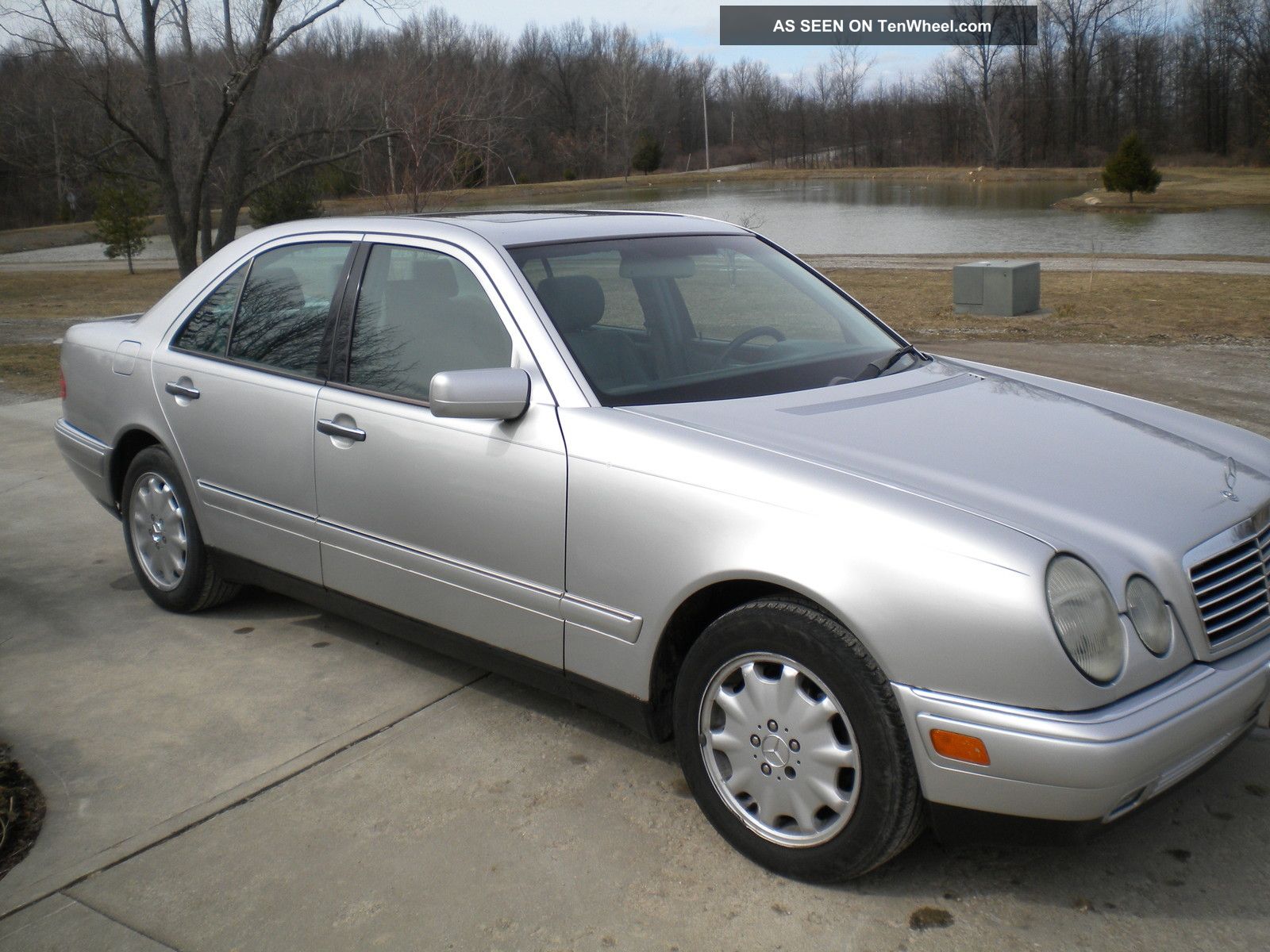 1999 Mercedes - Benz E320 Base Sedan 4 - Door 3. 2l