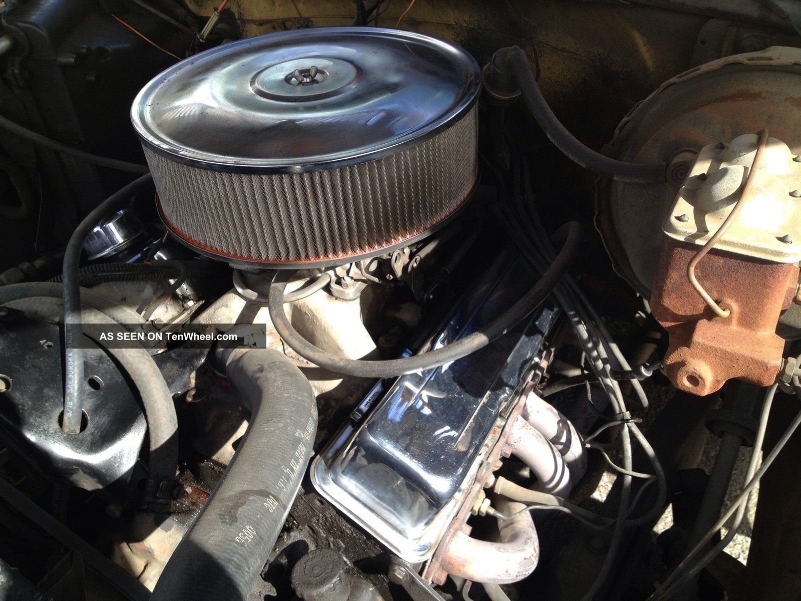 Cool Vintage Tow Rig - 1973 C10 Custom Deluxe 2wd Suburban