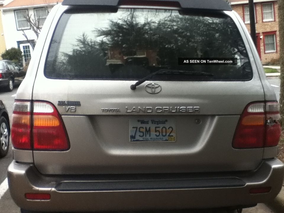 2001 Toyota Land Cruiser Base Sport Utility 4 - Door 4. 7l