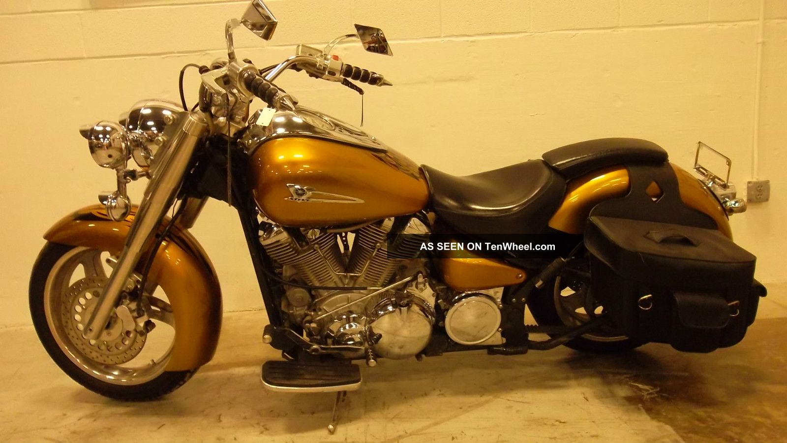 2000 Yamaha 1600 (002415)