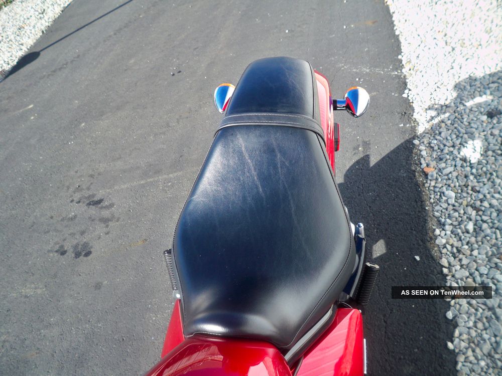 2010 Honda Vt1300 Sabre Red Um90622 C. S.