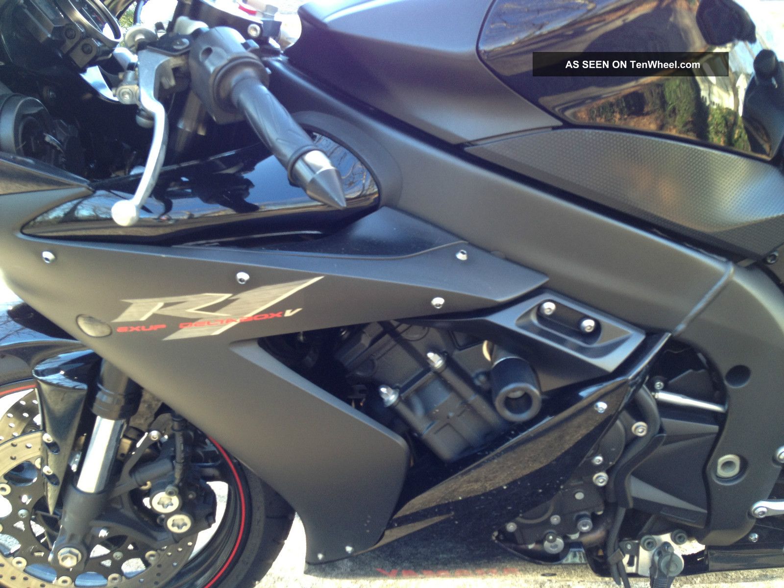 2006 Yamaha R1 Raven