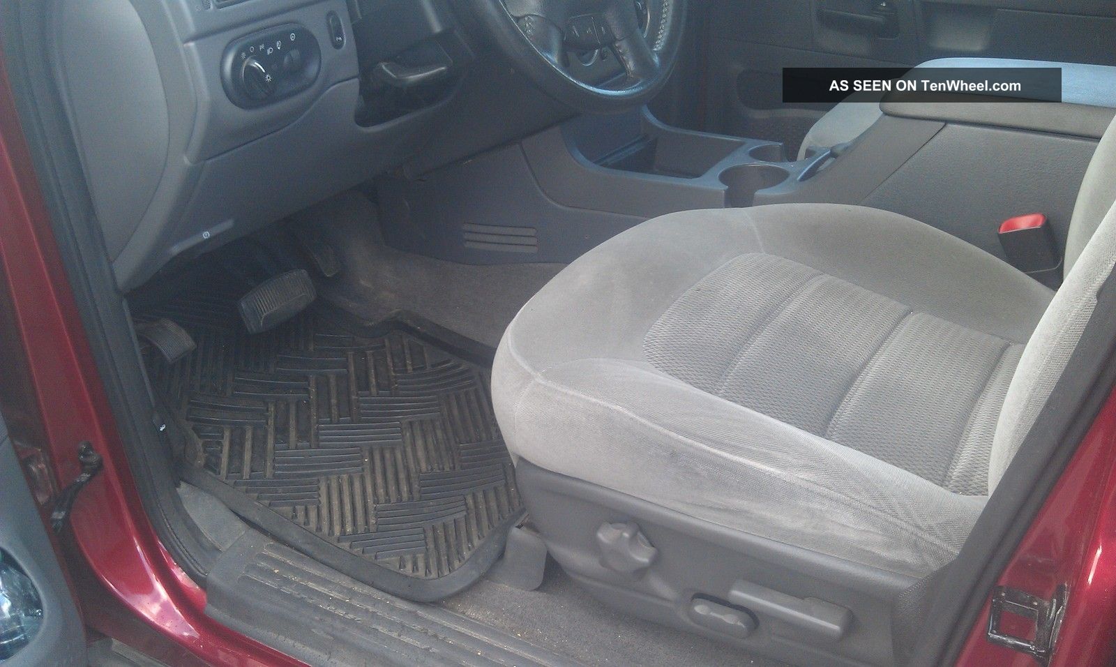 2004 Ford Explorer Xlt Sport Utility 4 - Door 4. 0l