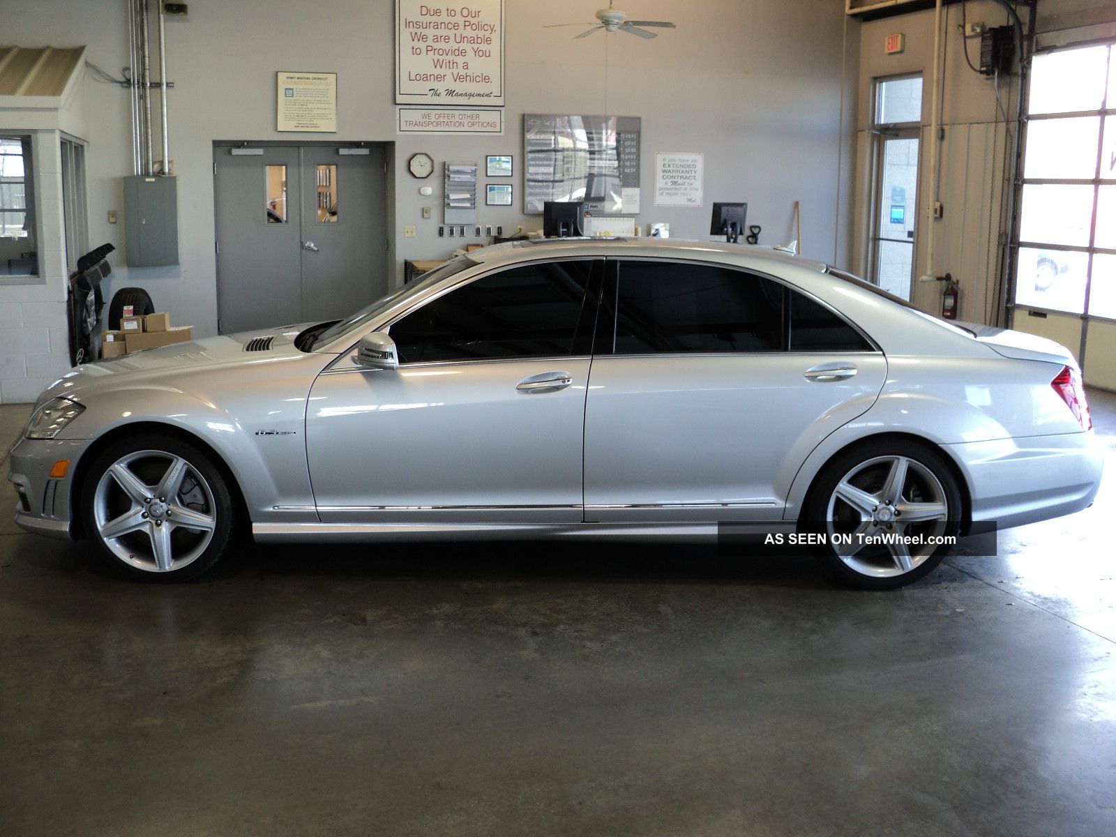 2010 Mercedes - Benz S63 Amg Base Sedan 4 - Door 6. 3l