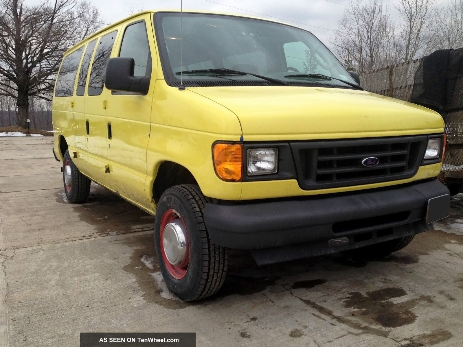 2004 Ford E350 Xl