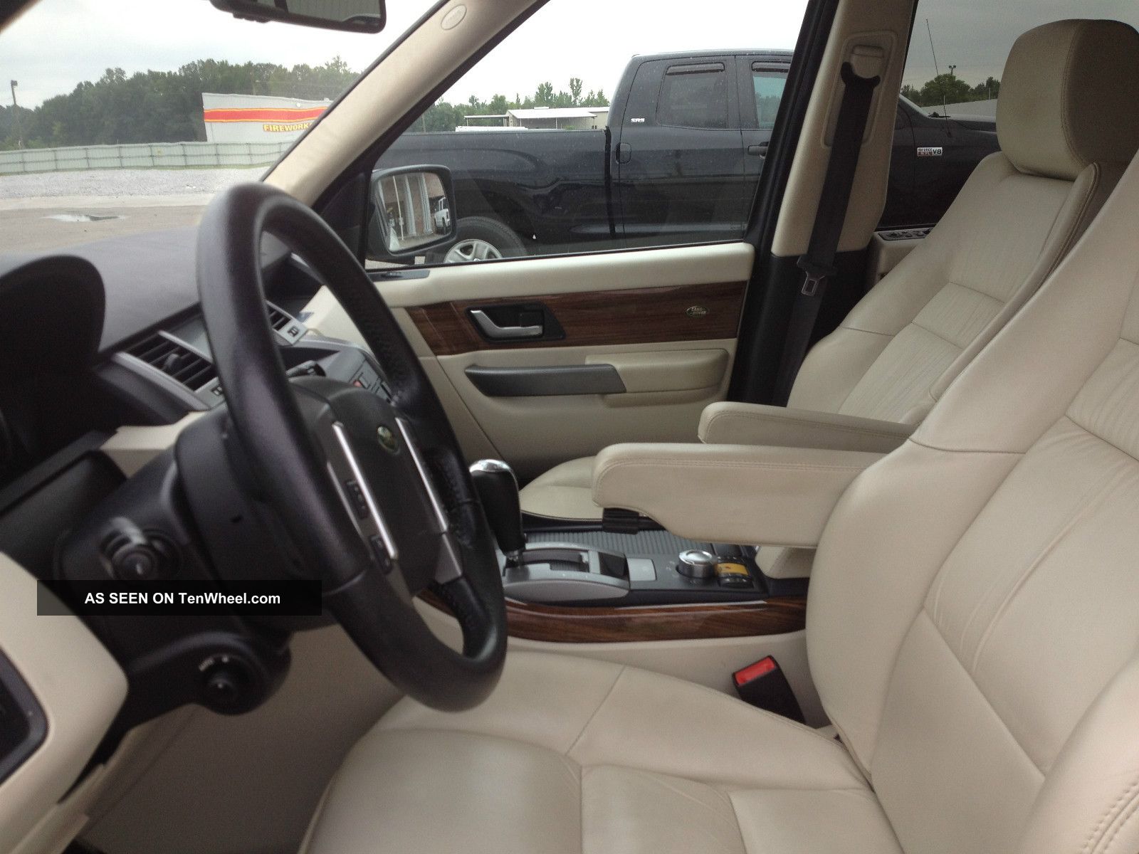 2008 White Range Rover Sport