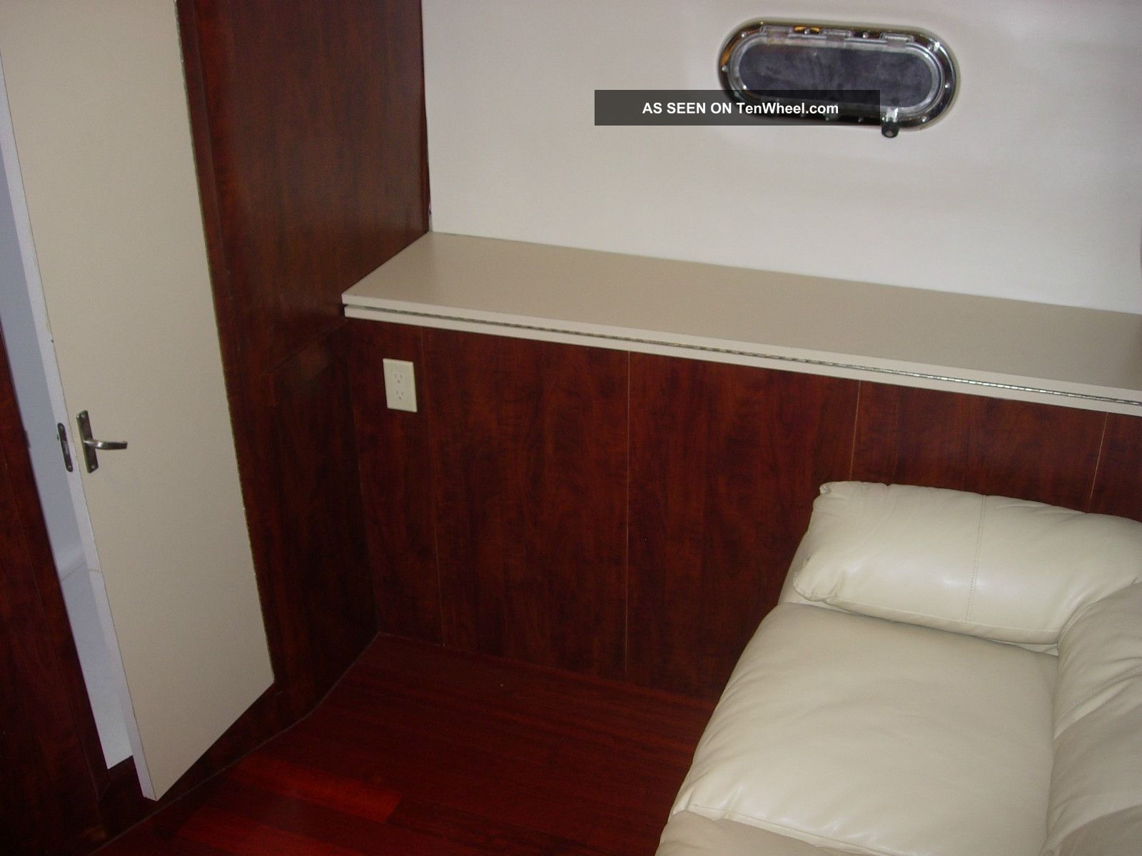 2003 Tiara Sovran 4700