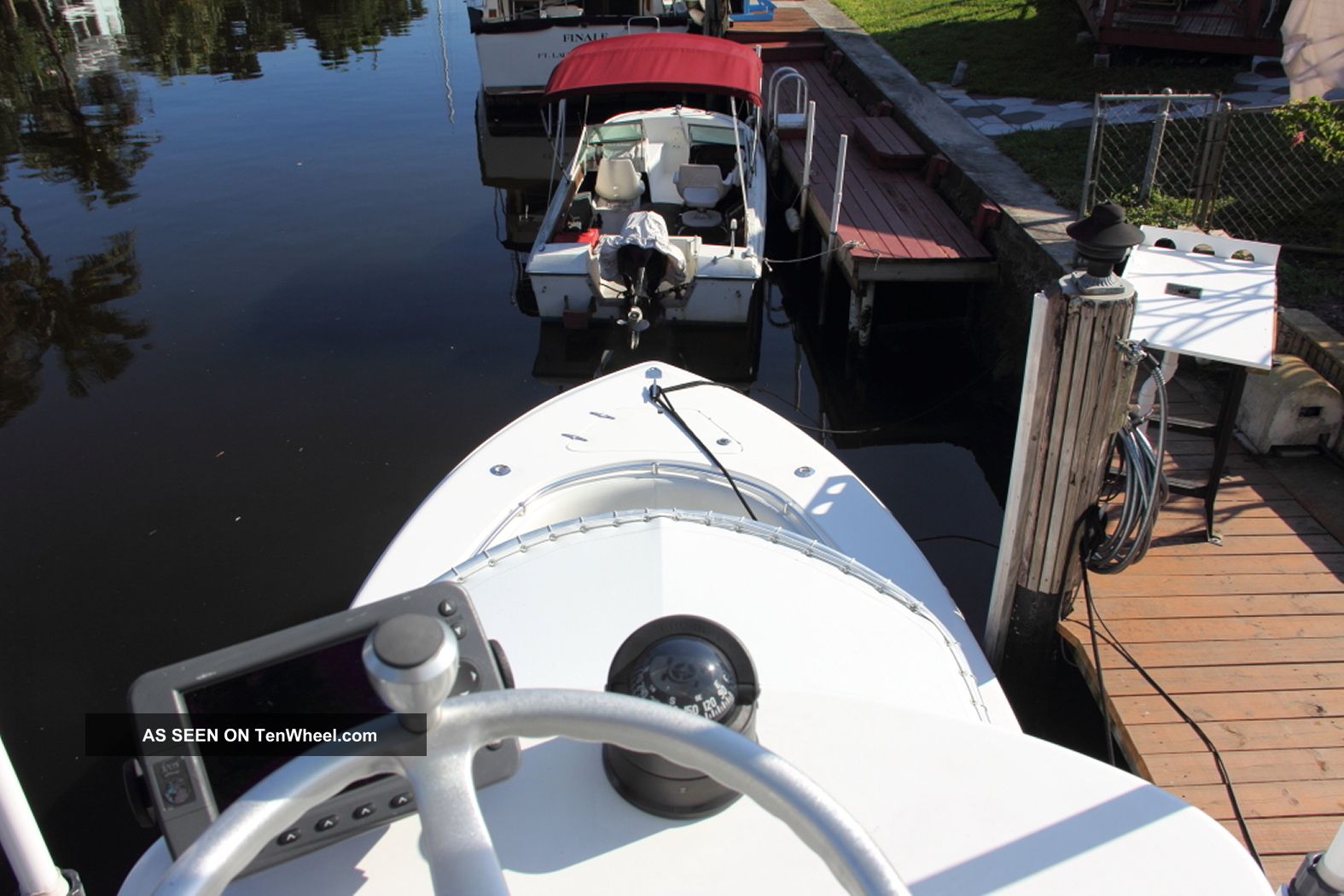 2001 Contender Fish Around