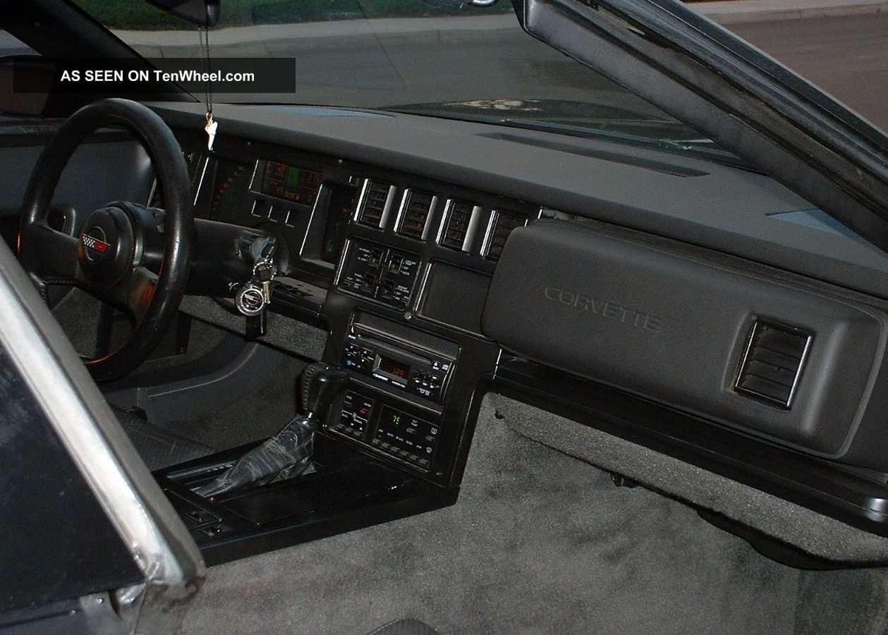 1986 Chevy Corvette Black W / Gray Interior