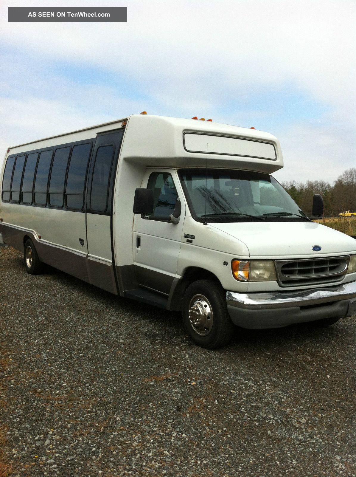 1997 E450 Ford Crystel 28 Passengers Mini - Coach