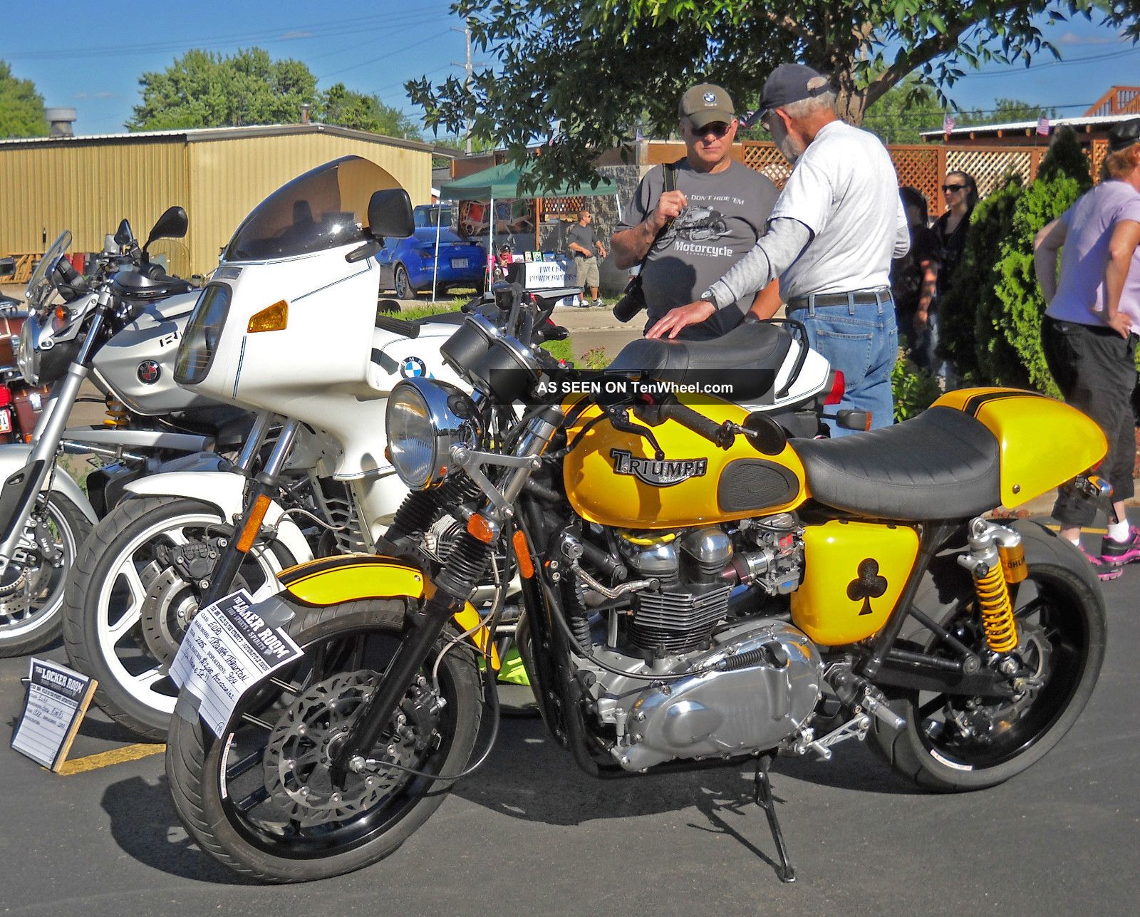 2005 Thruxton Custom Cafe $12000+ Accessories