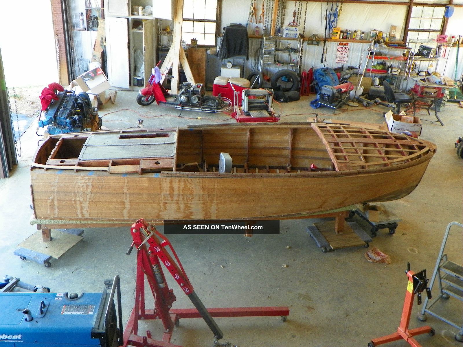 1948 Chris Craft Custom Deluxe Runabout