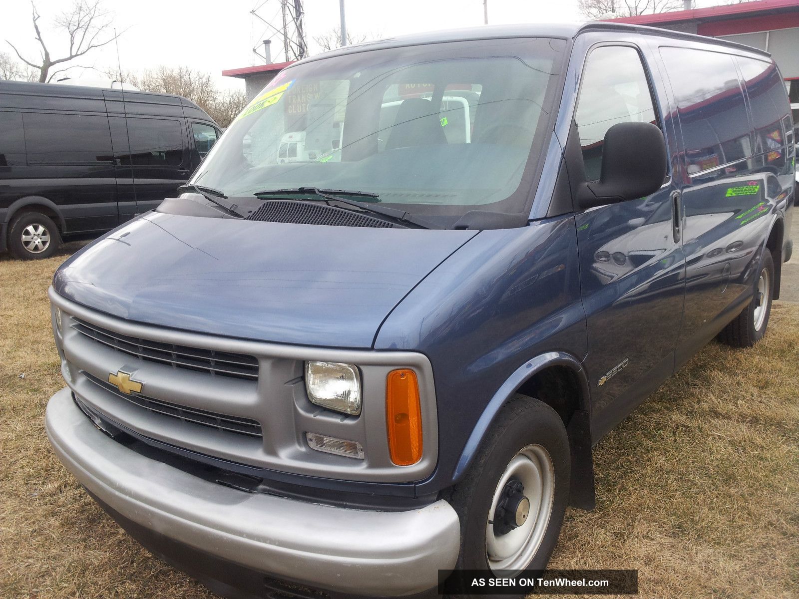 1999 Chevrolet Express 2500 Base Standard Cargo Van 3 - Door 5. 0l