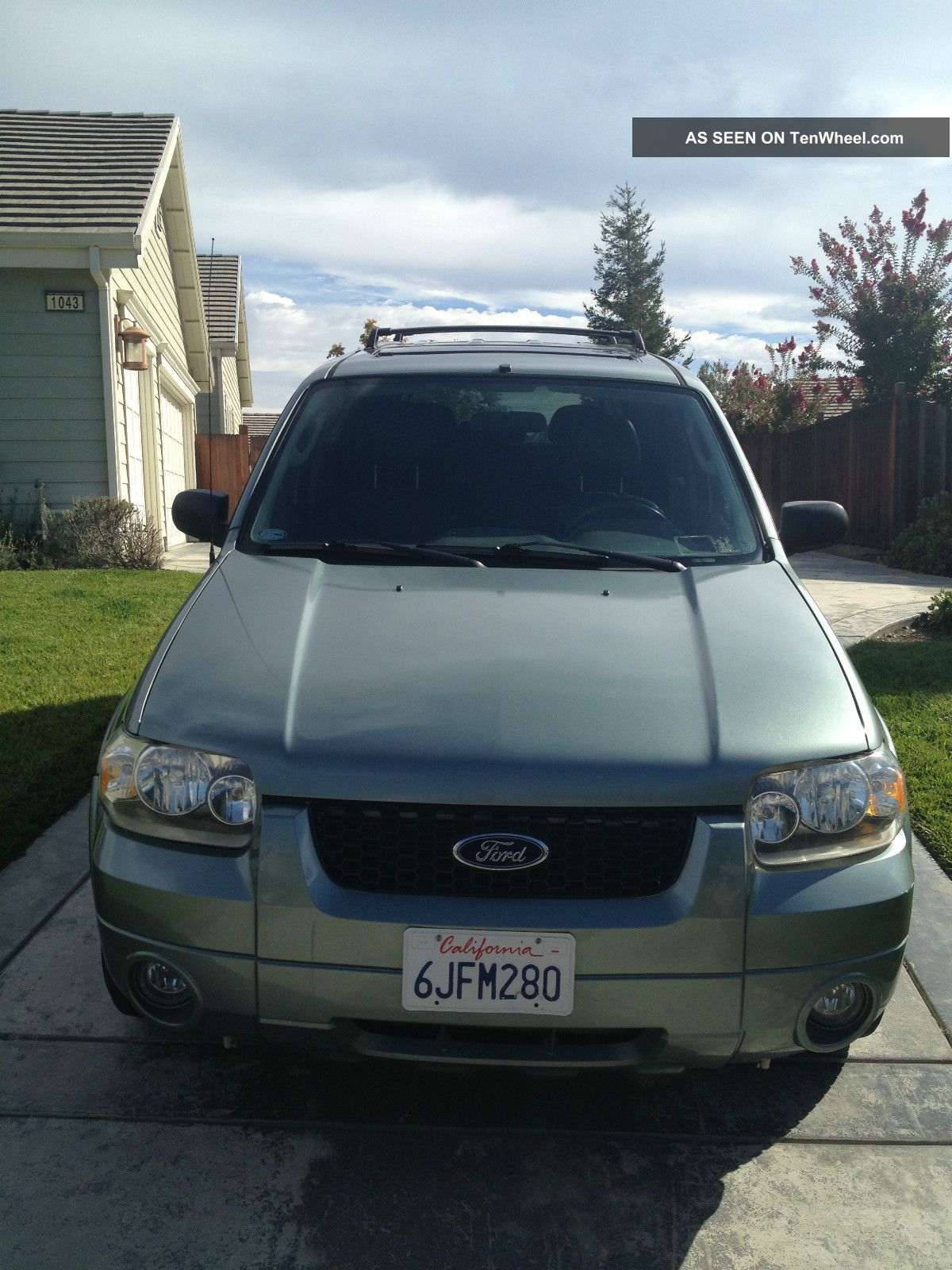 2006 Ford Escape Hybrid Sport Utility 4 - Door 2. 3l