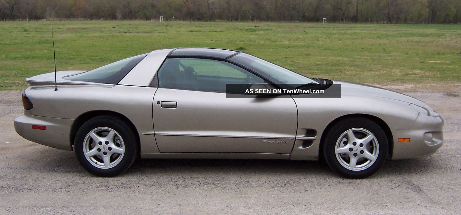 2000 Pontiac Firebird Automatic / T - Tops / Runs Excellent