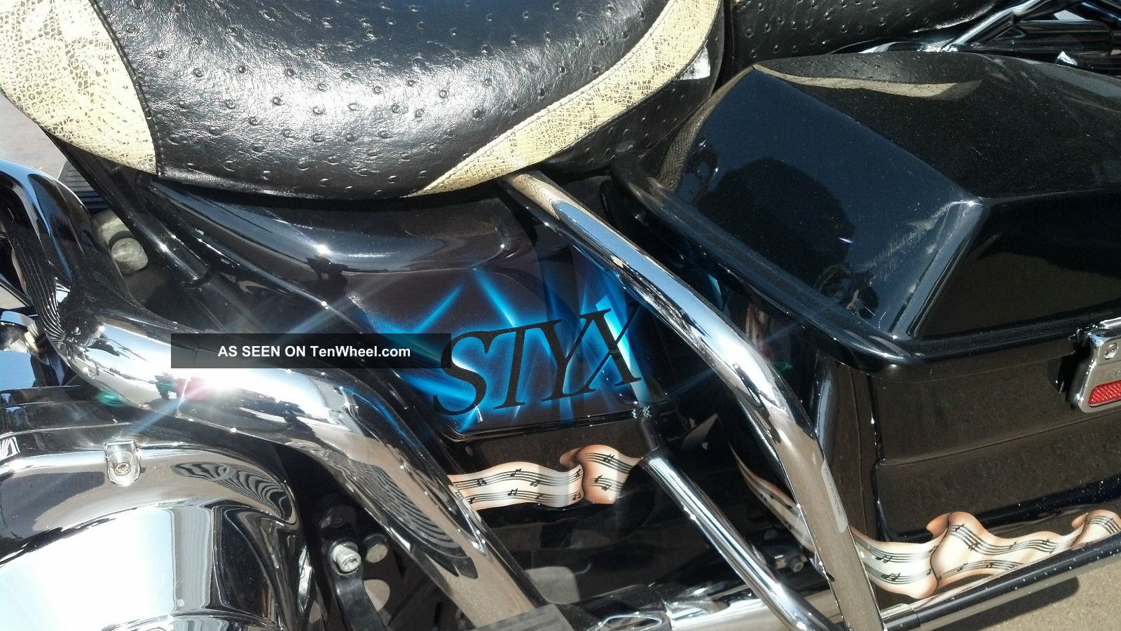 2002 Harley - Davidson Touring Electra Glide Classic W / Rock & Roll Theme