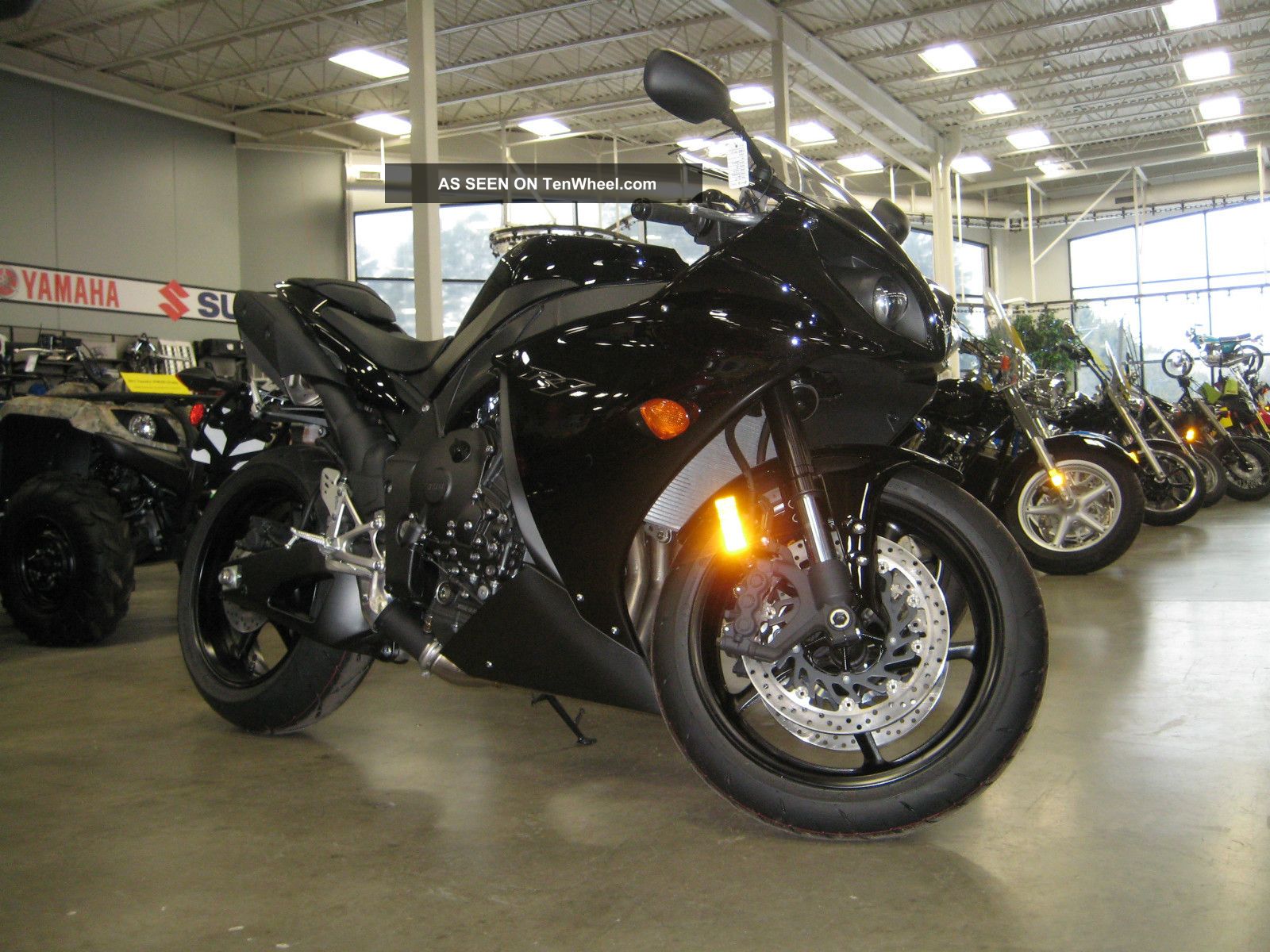 2011 Yamaha Yzf - R1 Motorcycle R1 Sport Bike 1000 R Yzf Liter Rocket