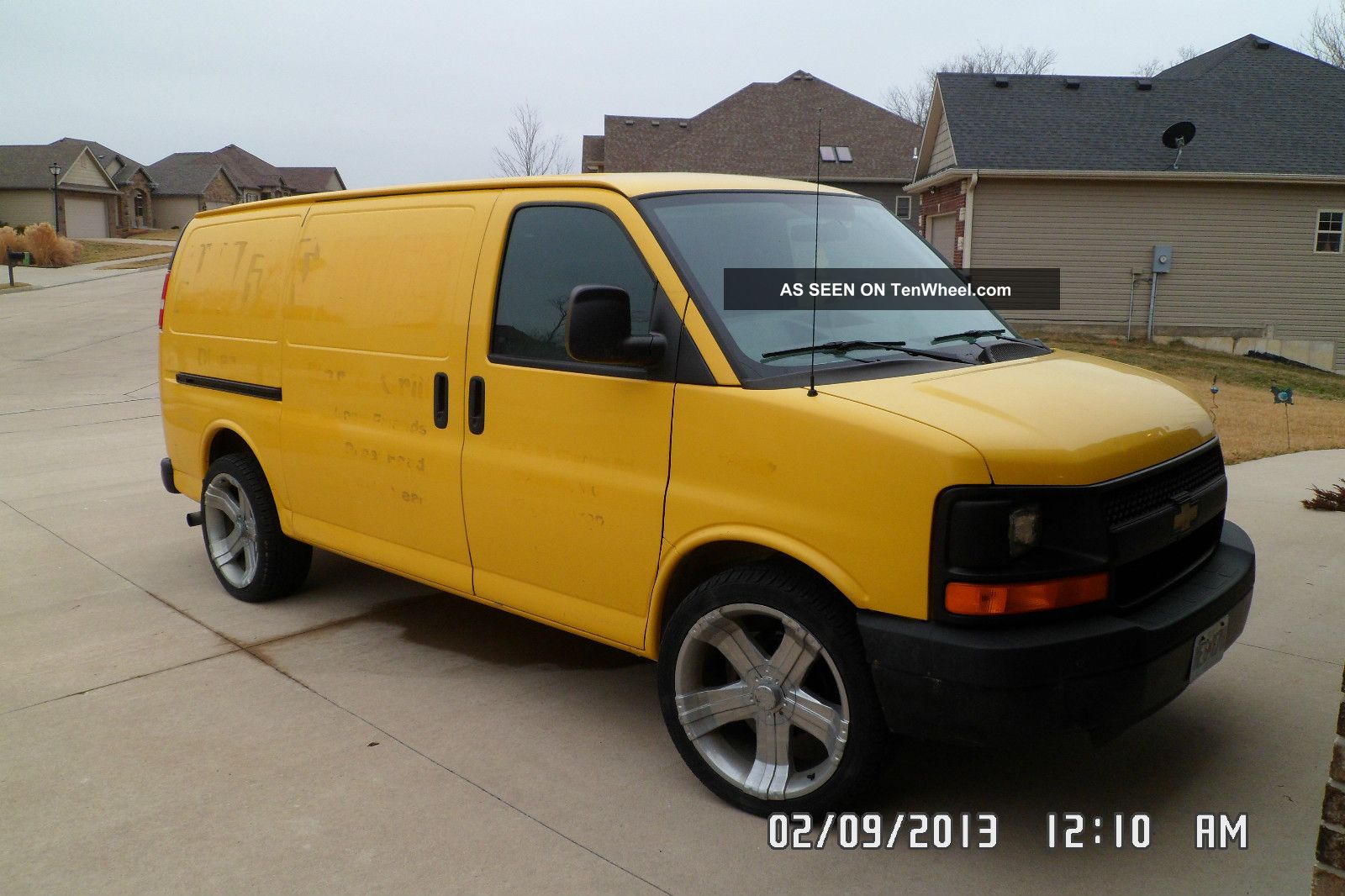 2006 Chevrolet Express 1500 Base Standard Cargo Van 3 - Door 4. 3l