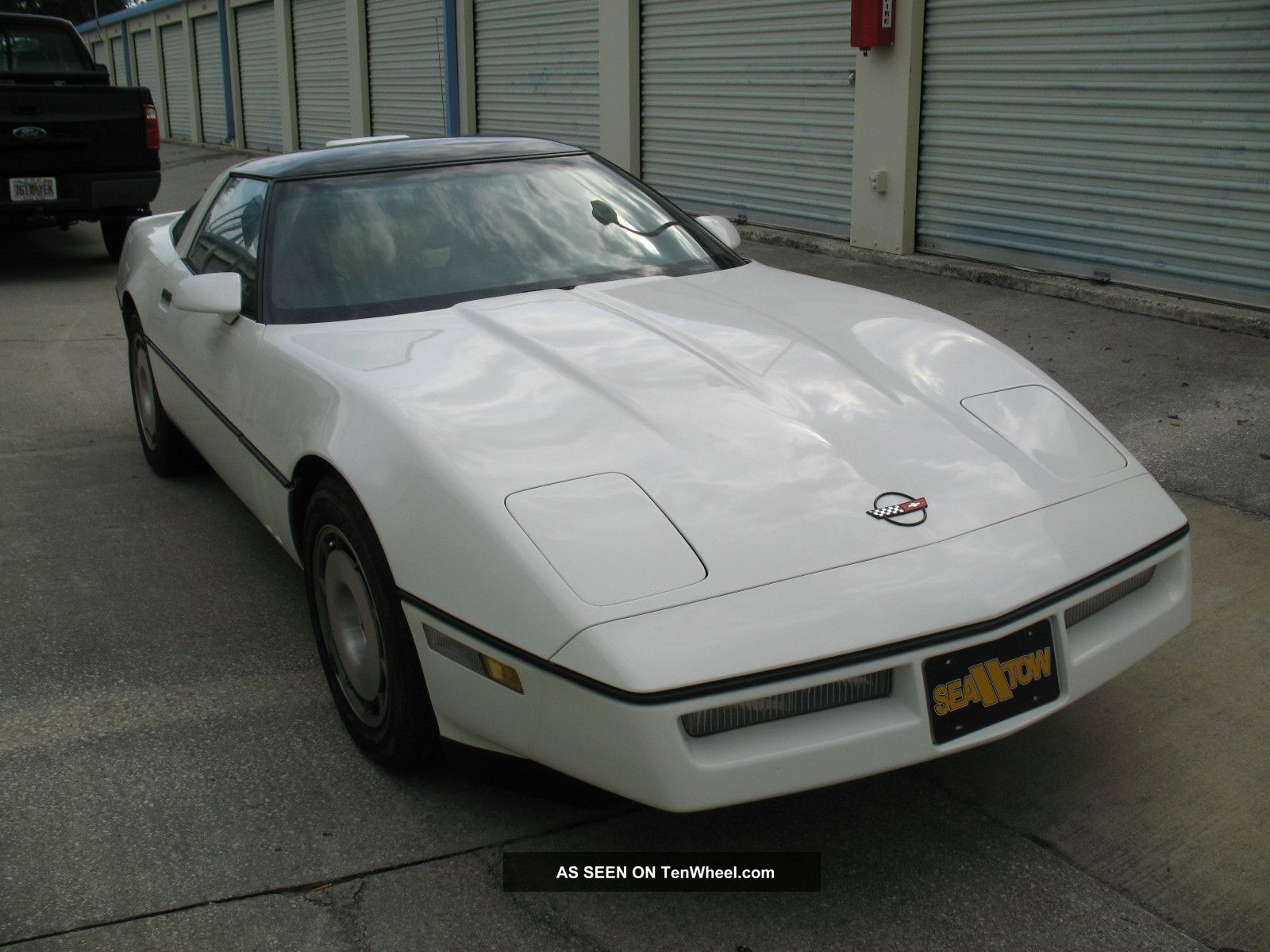 1986 Chevrolet Corvette Base Hatchback 2 - Door 5. 7l