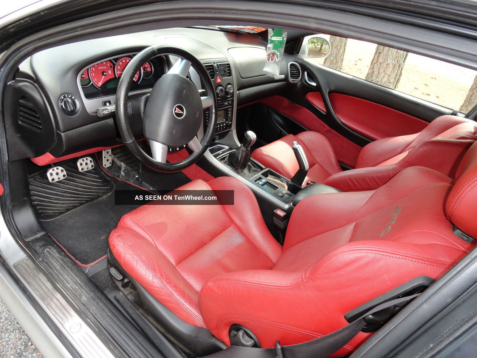 2004 - Silver Pontiac Gto Base Coupe 2 - Door 5. 7l - 350hp - 6spd ...