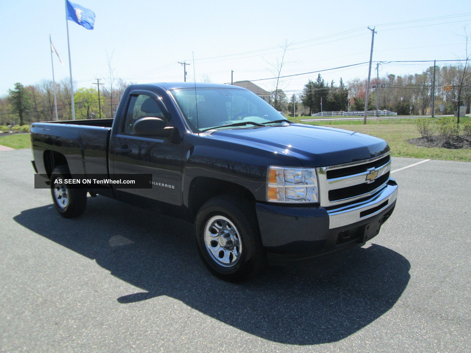 2011 Chevrolet Silverado 1500 Wt Standard Cab Pickup 2 - Door 4. 8l