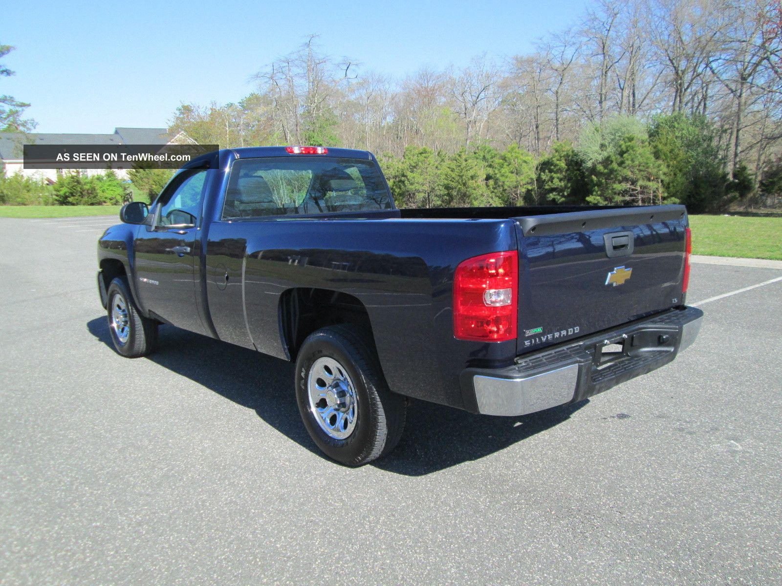 2011 Chevrolet Silverado 1500 Wt Standard Cab Pickup 2 - Door 4. 8l