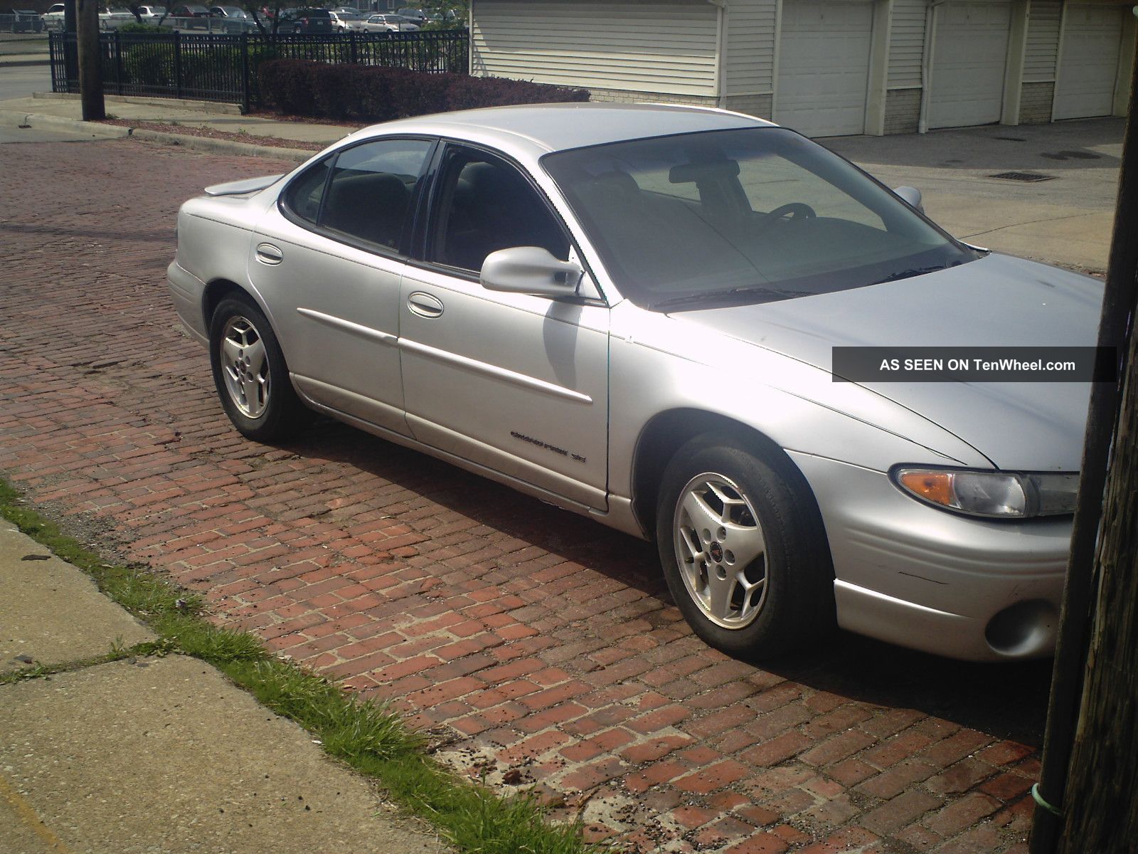 2003 Pontiac Grand Prix Se Sedan 4 - Door 3. 1l