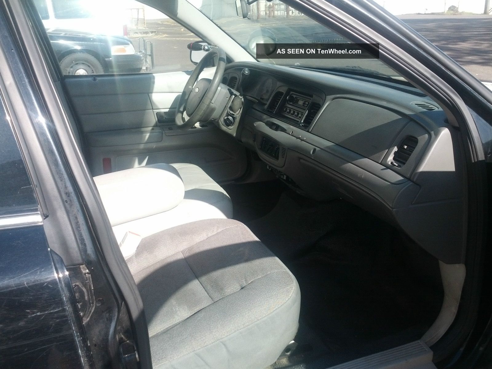 2005 Ford Crown Victoria Police Interceptor P71 Cvpi