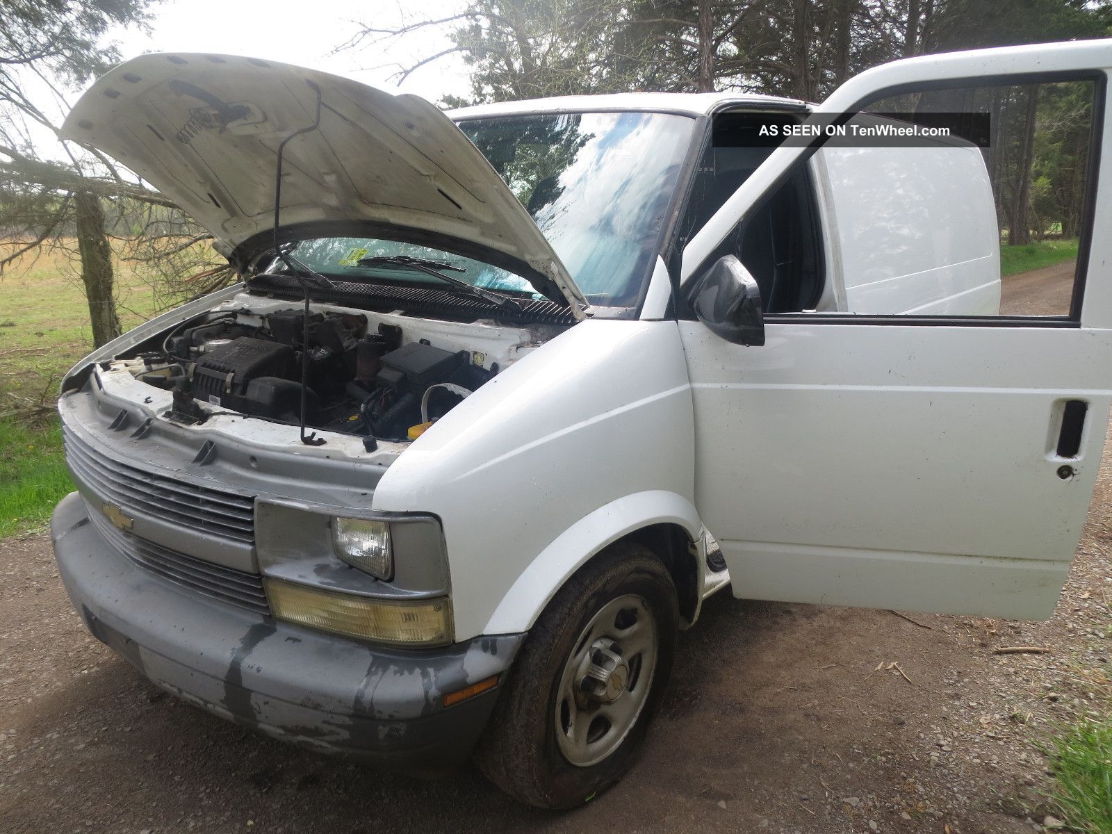 2004 Chevrolet Astro Base Extended Cargo Van 3 - Door 4. 3l