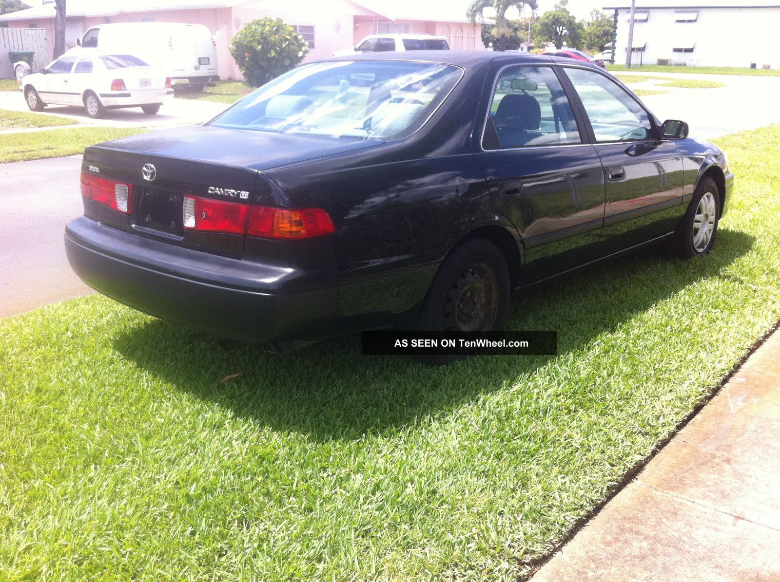 2000 Toyota Camry Le Sedan 4 - Door 2. 2l