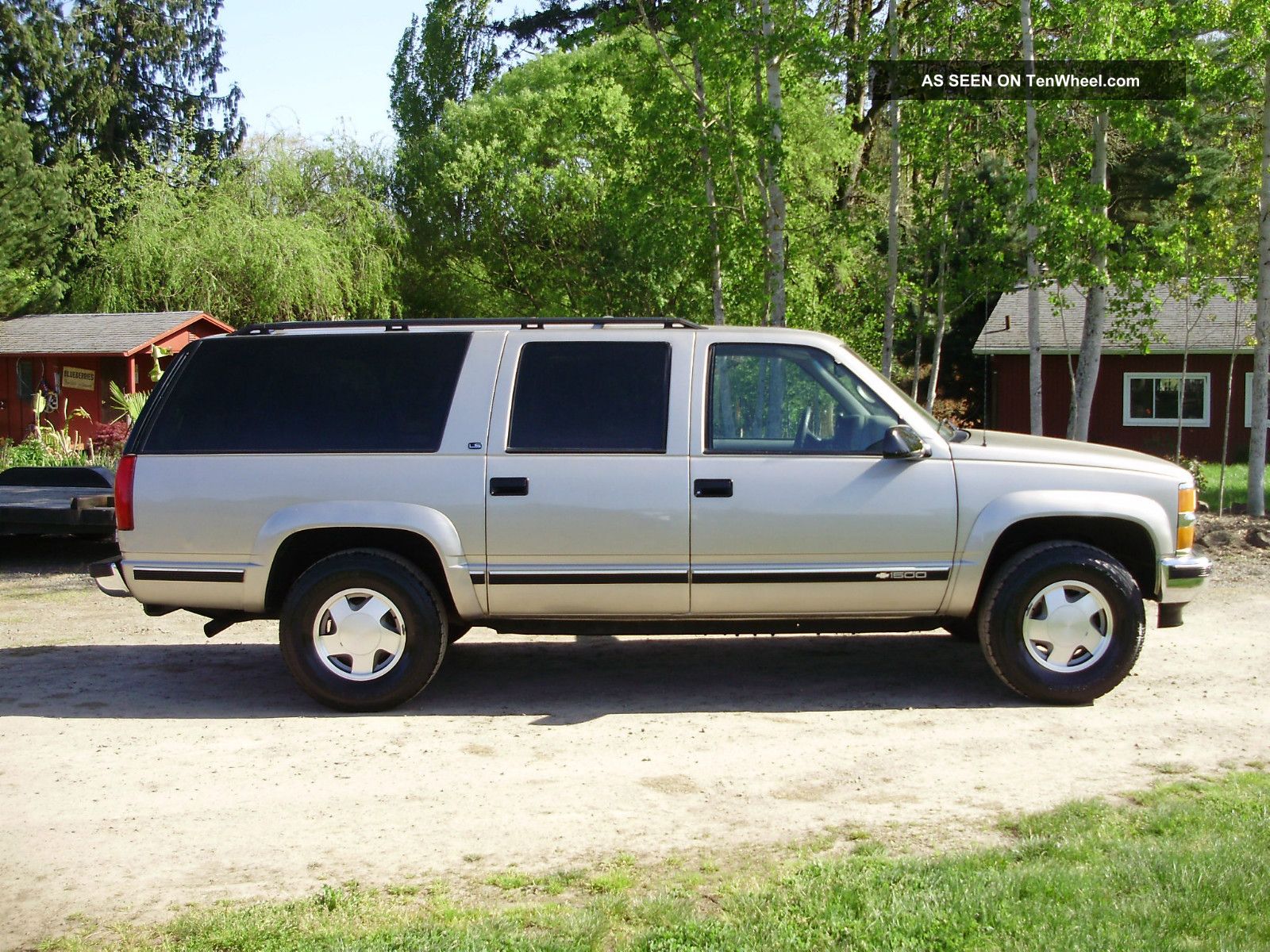 1999 Chevrolet Suburban Ls 1500 4wd, Loaded, Rust, Very.