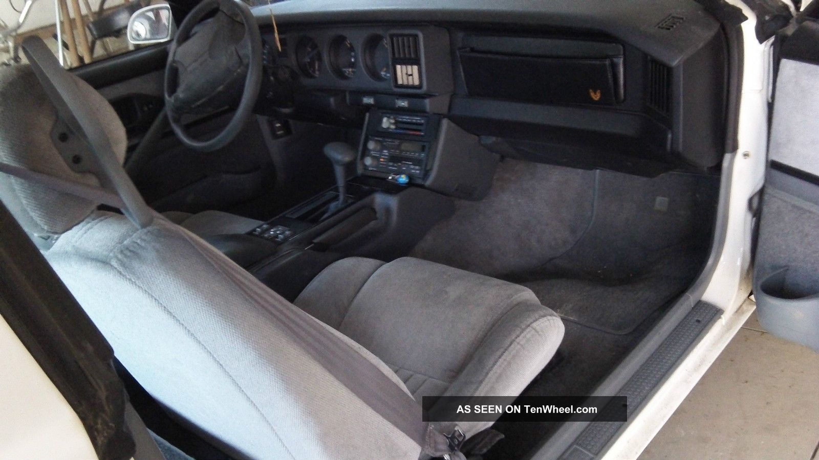 1990 Pontiac Firebird Base Coupe 2 - Door 5. 0l