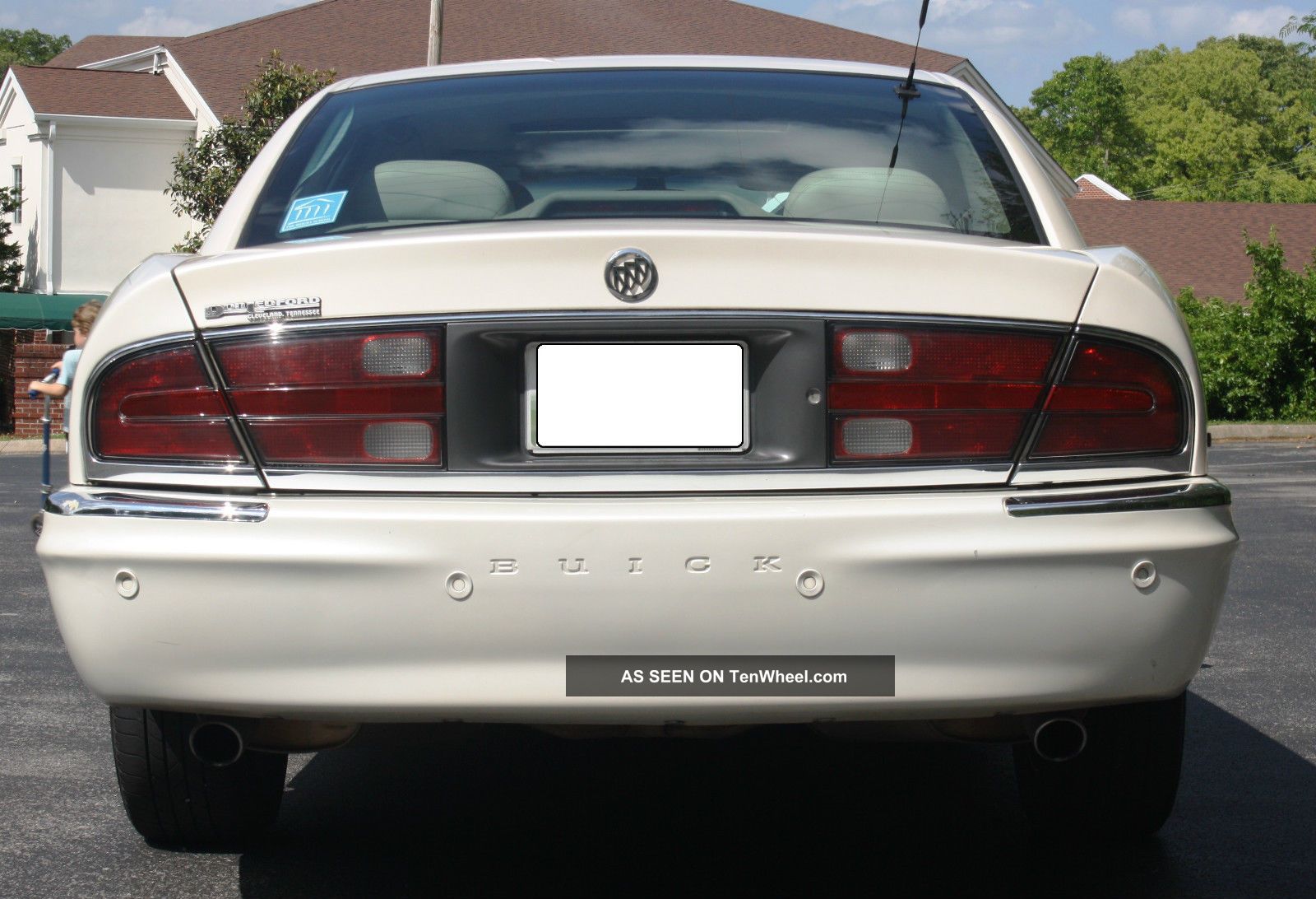 Gorgeous 2003 Buick Park Avenue Ultra Luxury Sedan Fully Loaded Pearl White