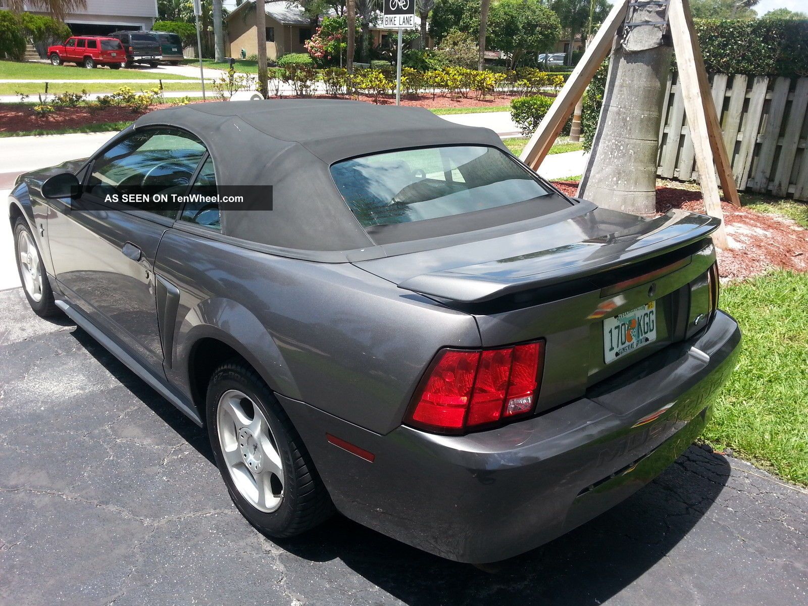 2003 Ford Mustang Base Convertible 2 - Door 3. 8l Florida Car