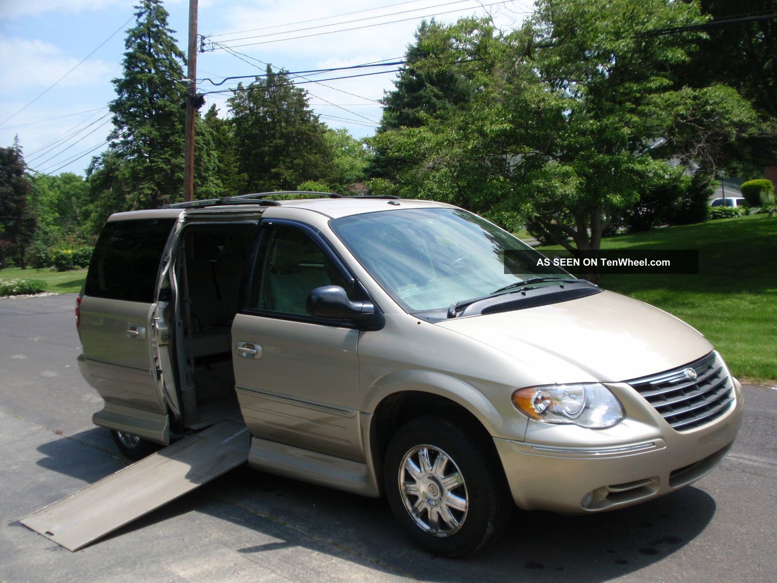 2007 Chrysler Town&country Limited Wheelchair Accessible Handicap Van