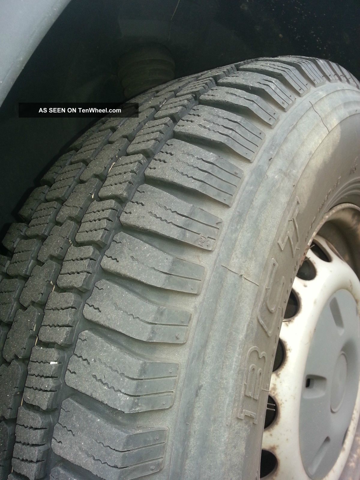 2008 Dodge Sprinter 2500 Base Standard Cargo Van 3 - Door 3. 0l