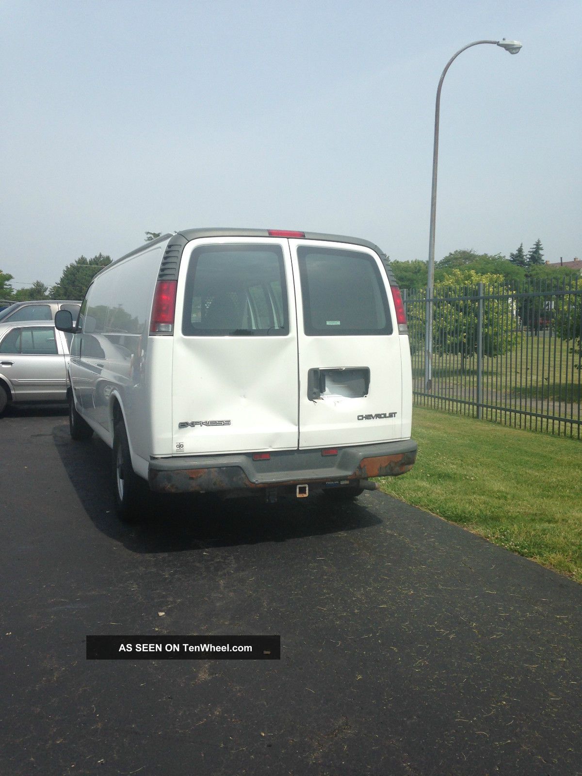 2000 Chevrolet Express 3500 Base Extended Cargo Van 3 - Door 5. 7l