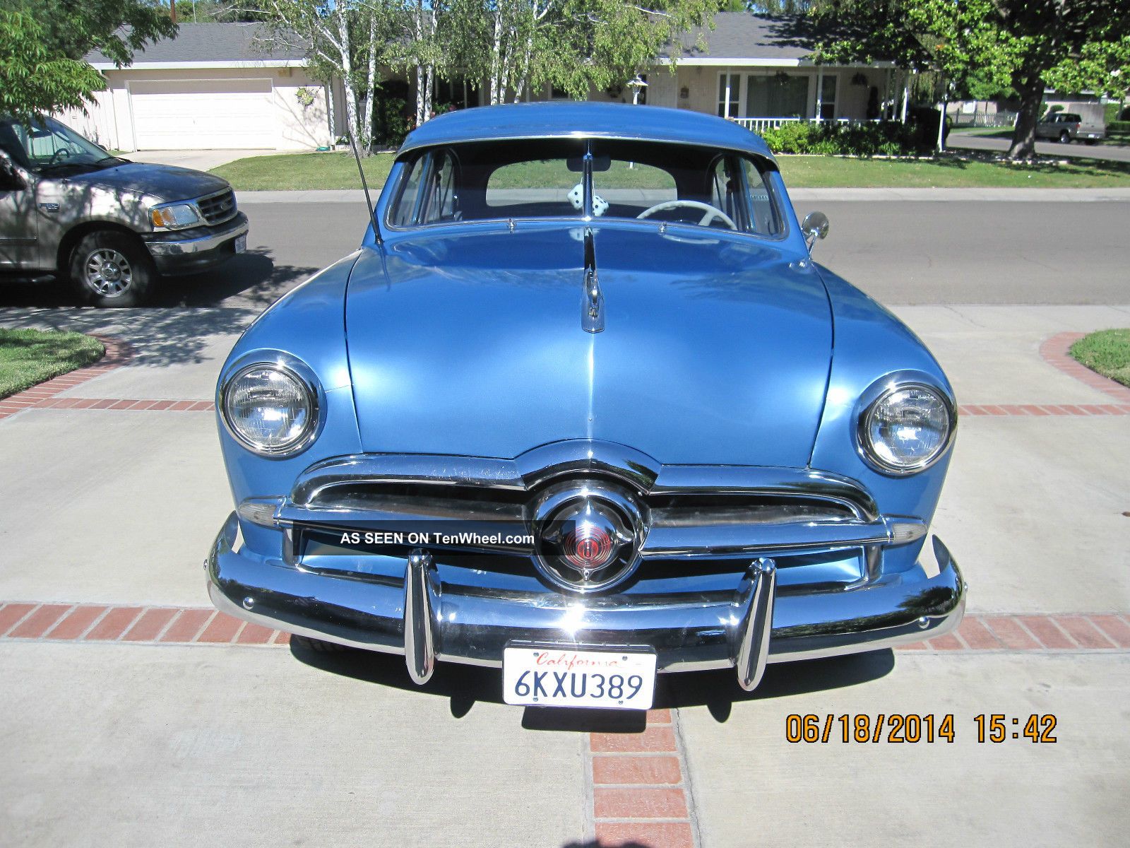 1949 Ford Custom 2 Door Sedan
