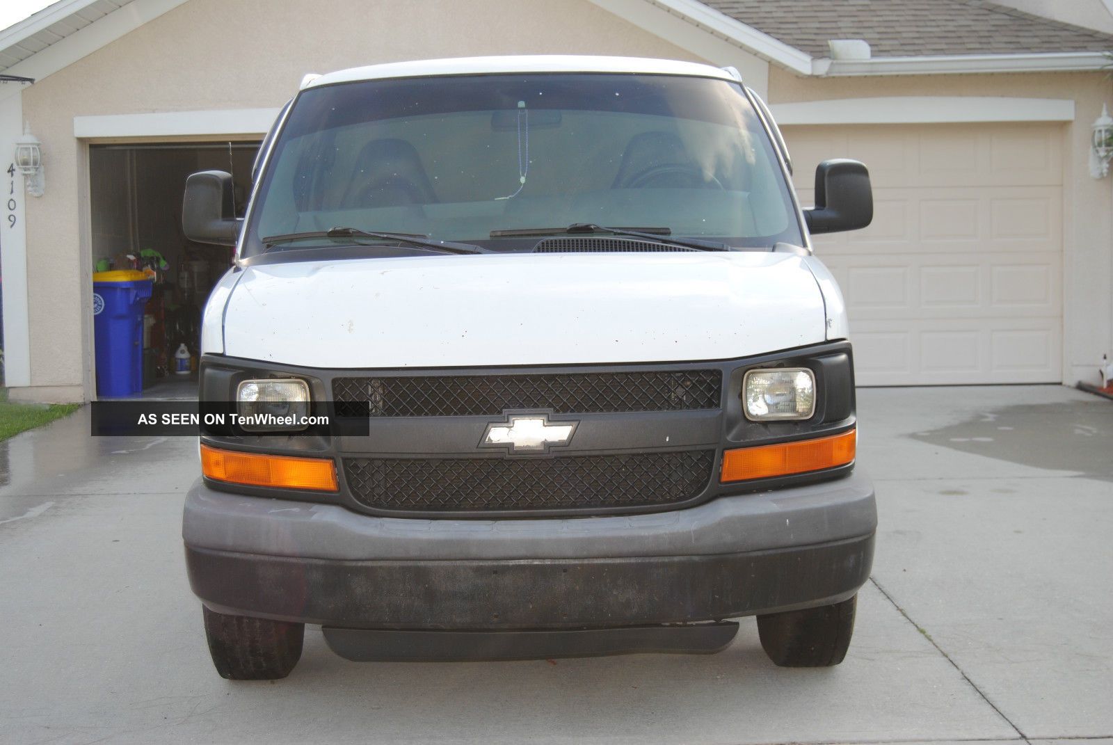 2003 Chevrolet Express 2500 Base Extended Cargo Van 3 - Door 4. 8l