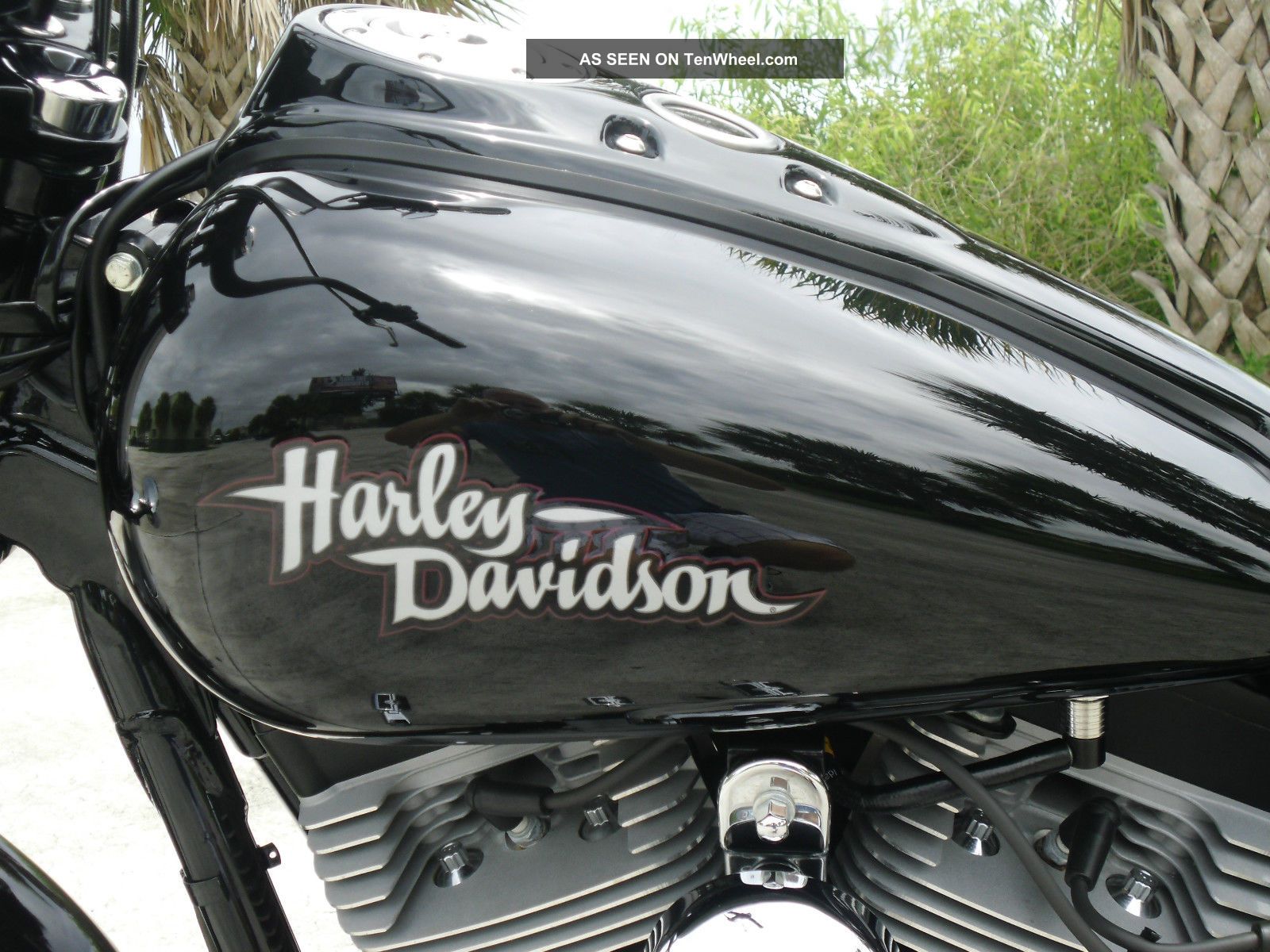 2010 Hd Dyna Glide Custom Upgraded In Black