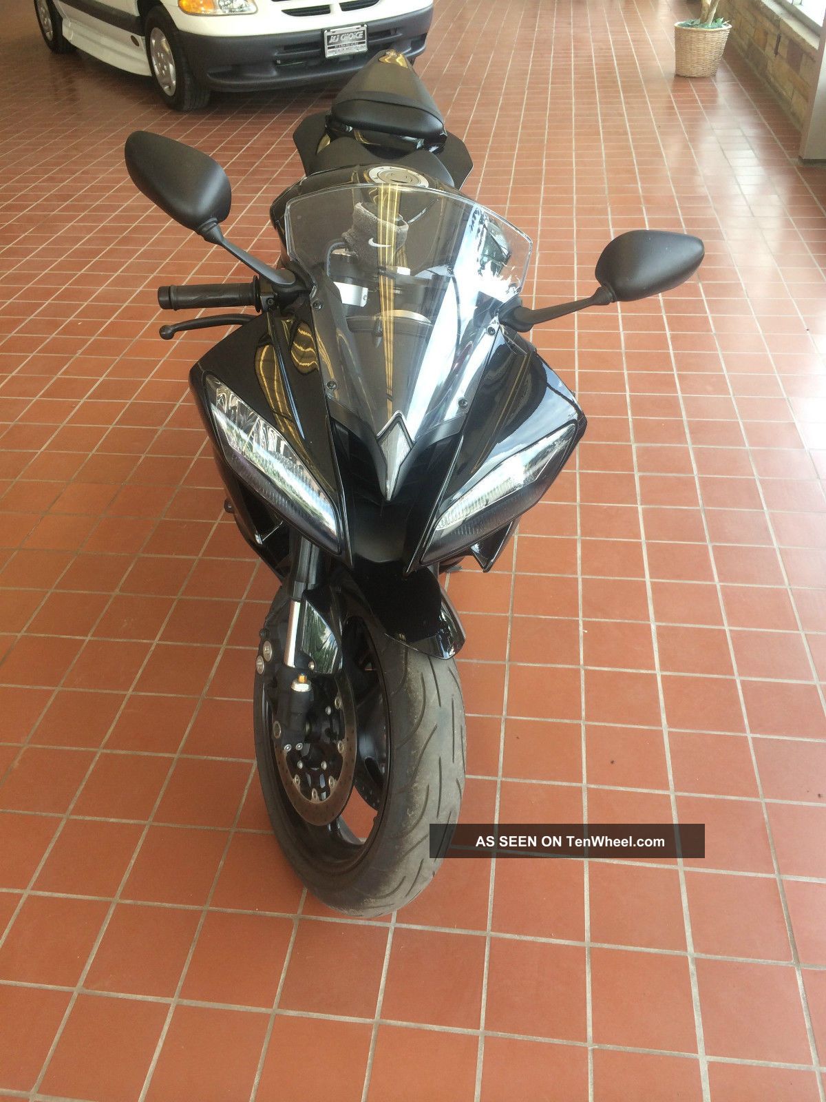 2012 Yamaha R6 (raven)