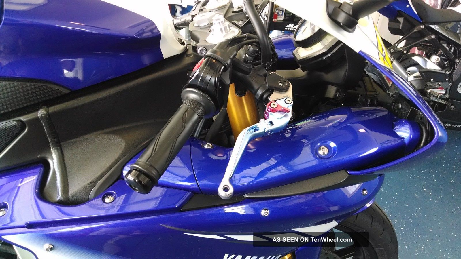2010 Yamaha R1 Valentino Rossi Champions Edition